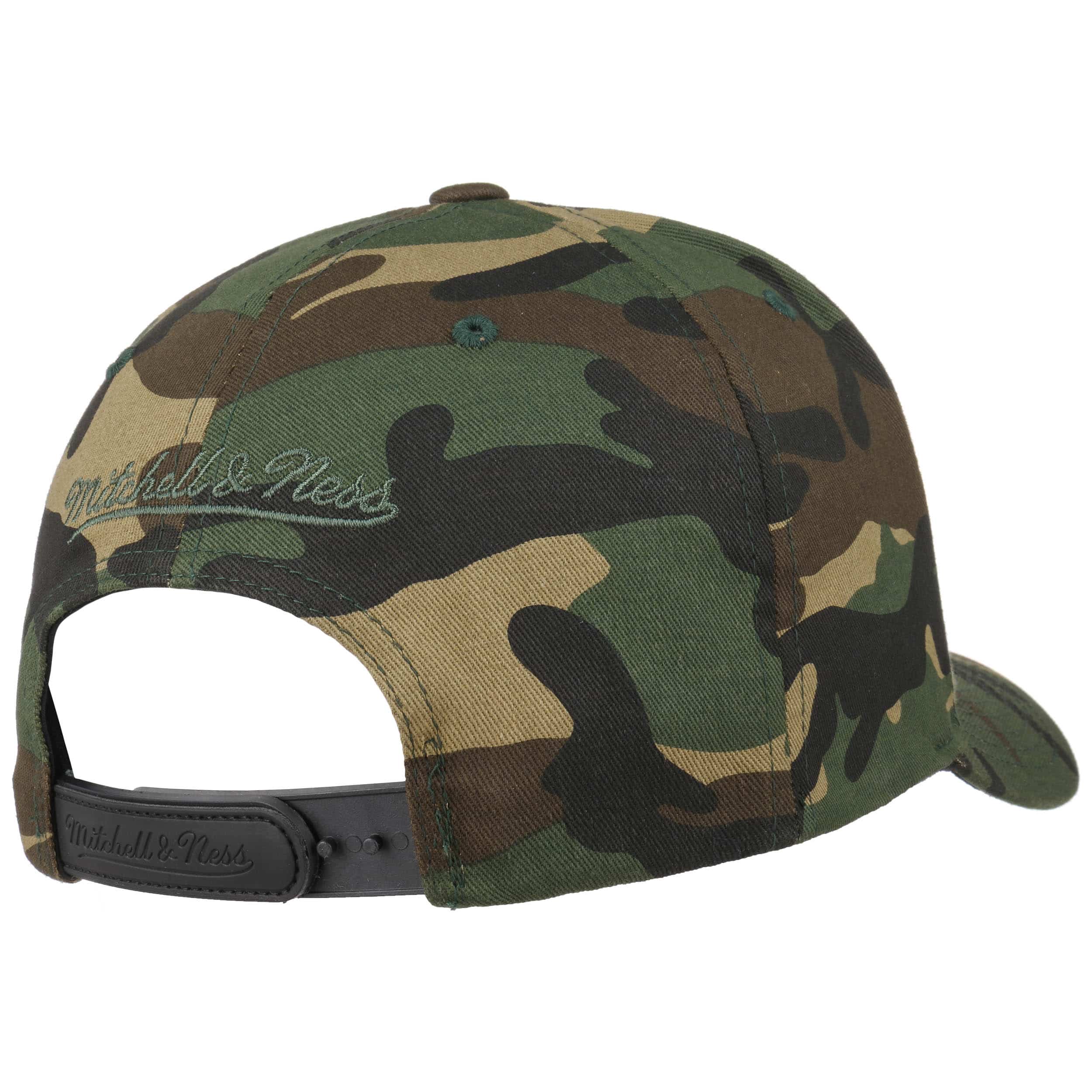 110 Flex Camo Cavs Cap by Mitchell & Ness - 19,95