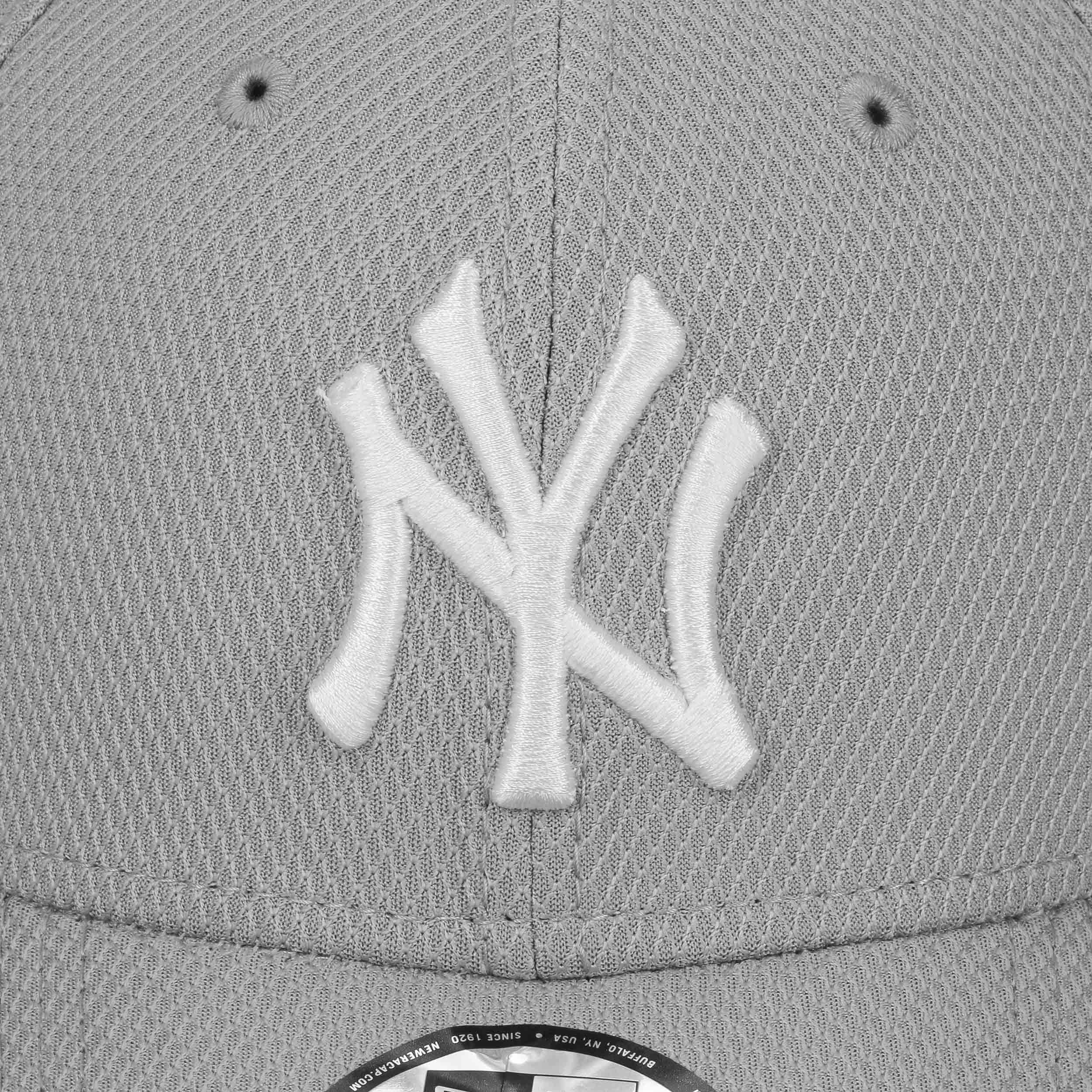 39Thirty Classic Diamond Yankees Cap by New Era - 31,95