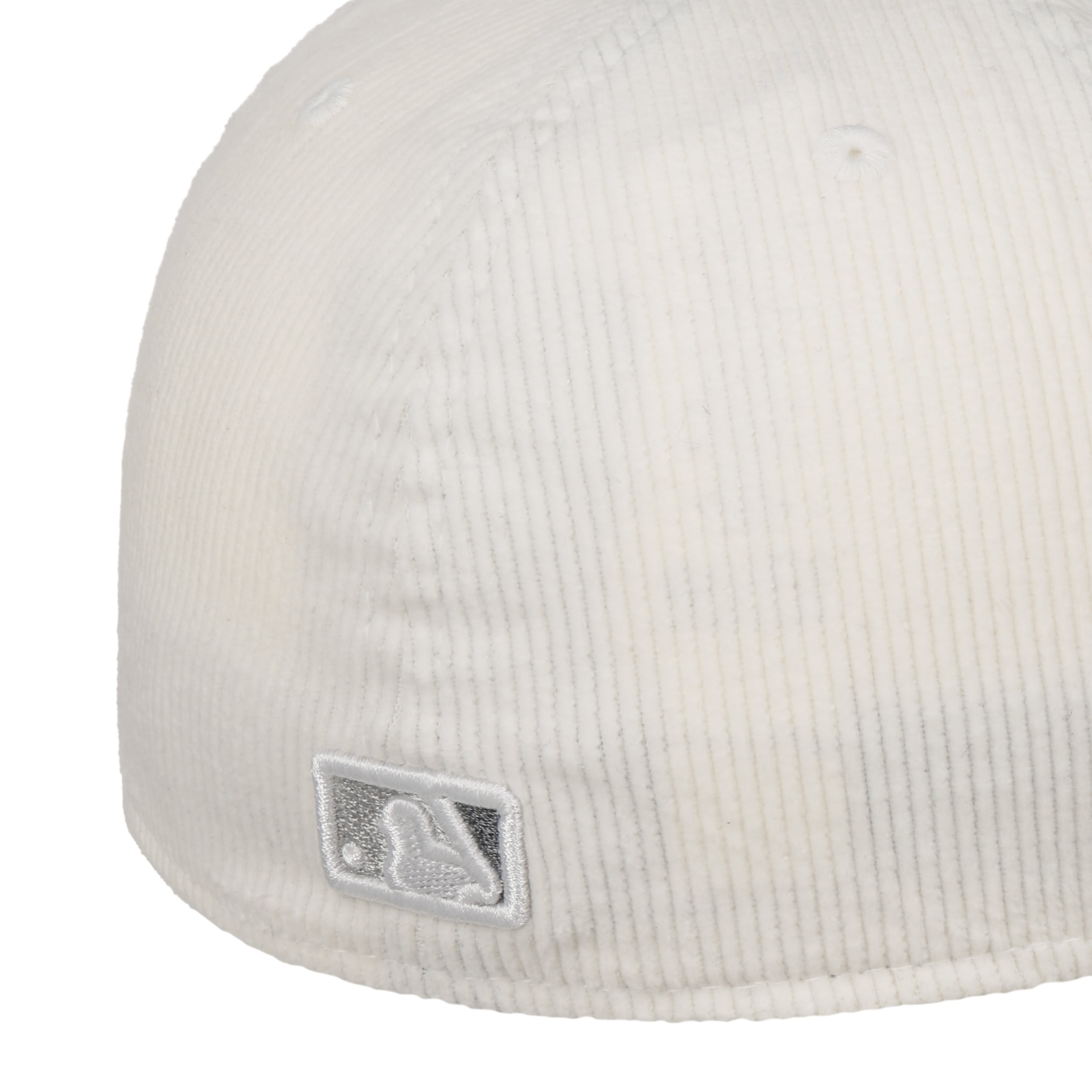39Thirty Cord Yankees Cap by New Era - 35,95