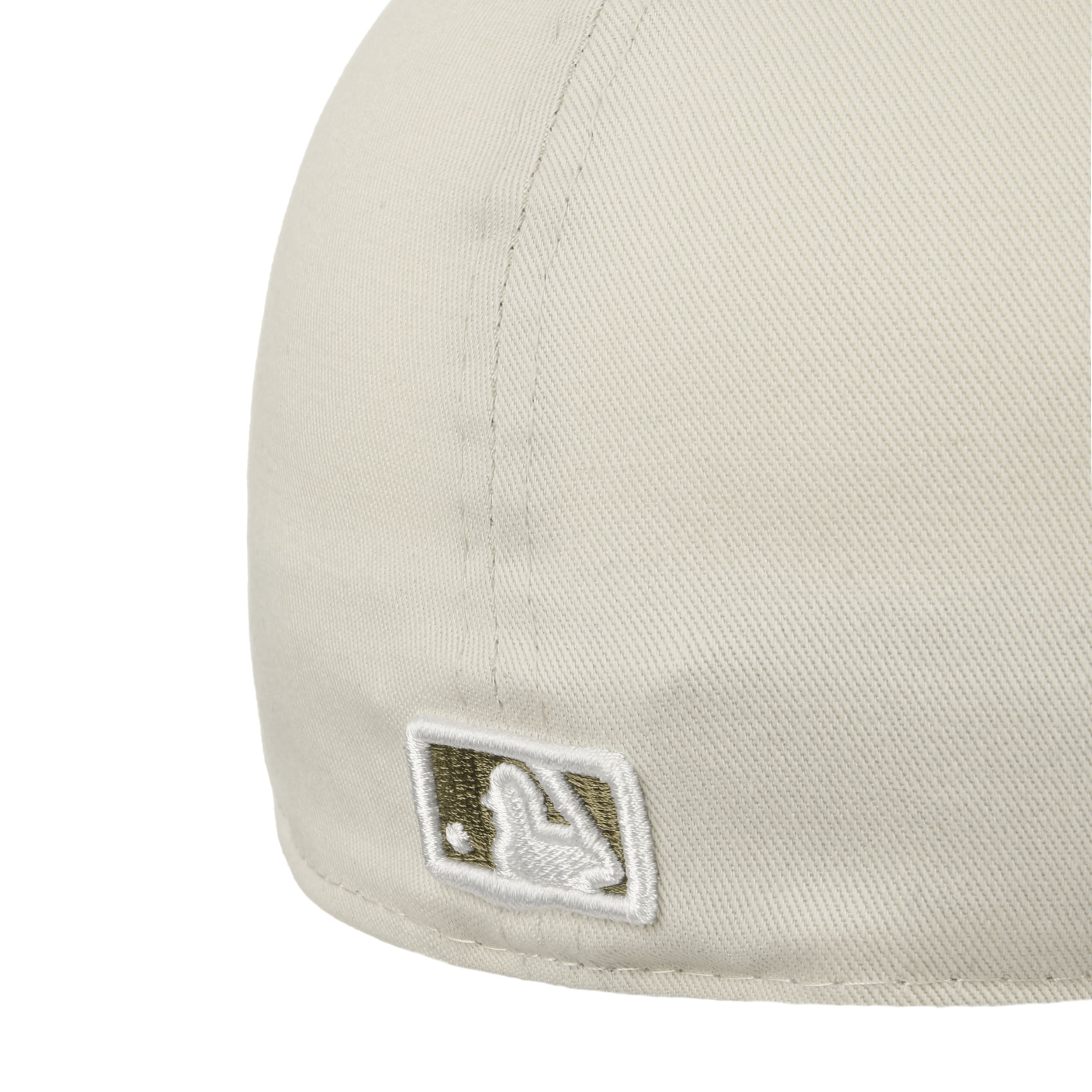 59Fifty White Crown Athletics Cap by New Era - 49,95