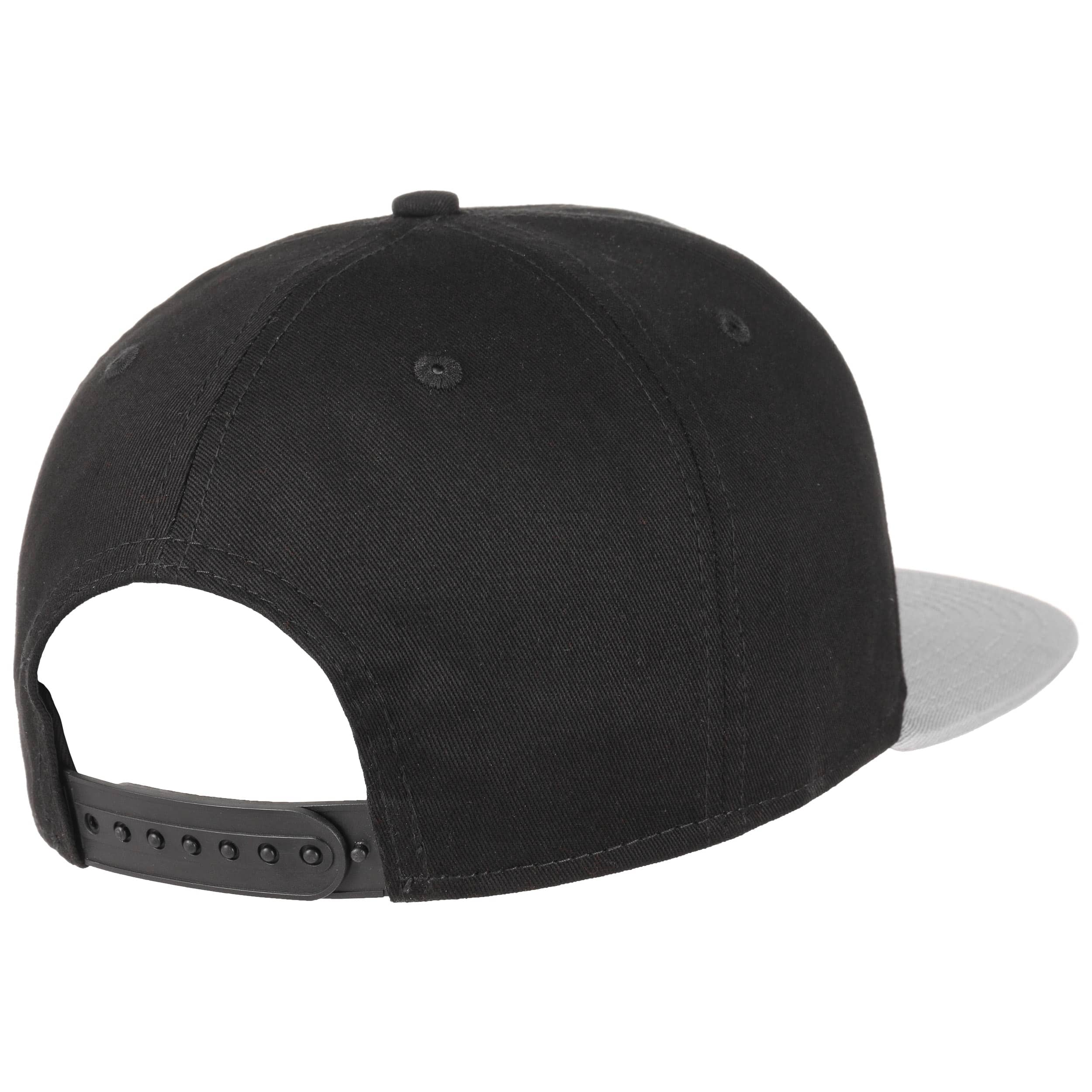 9Fifty Metal Badge Snapback Cap by New Era - 17,95