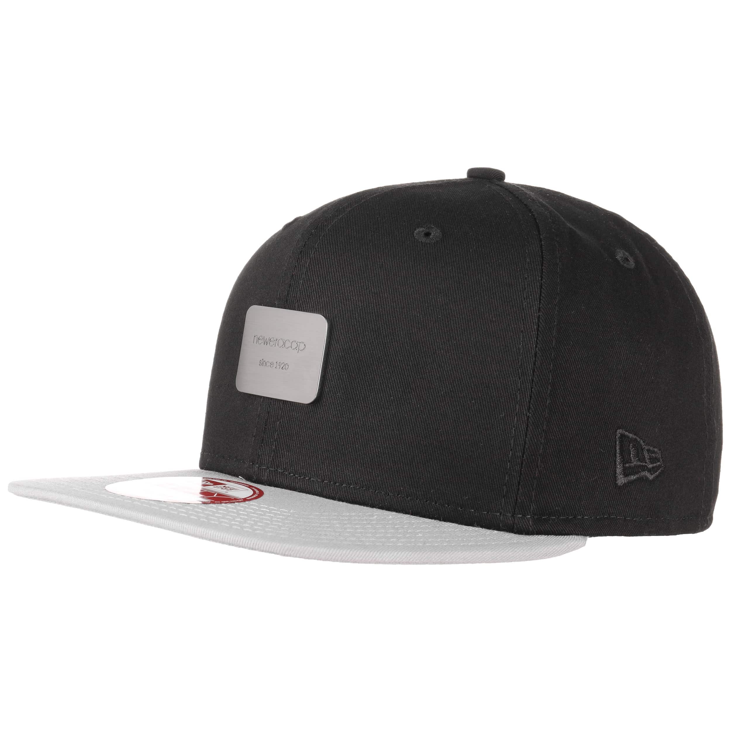 9Fifty Metal Badge Snapback Cap by New Era - 17,95