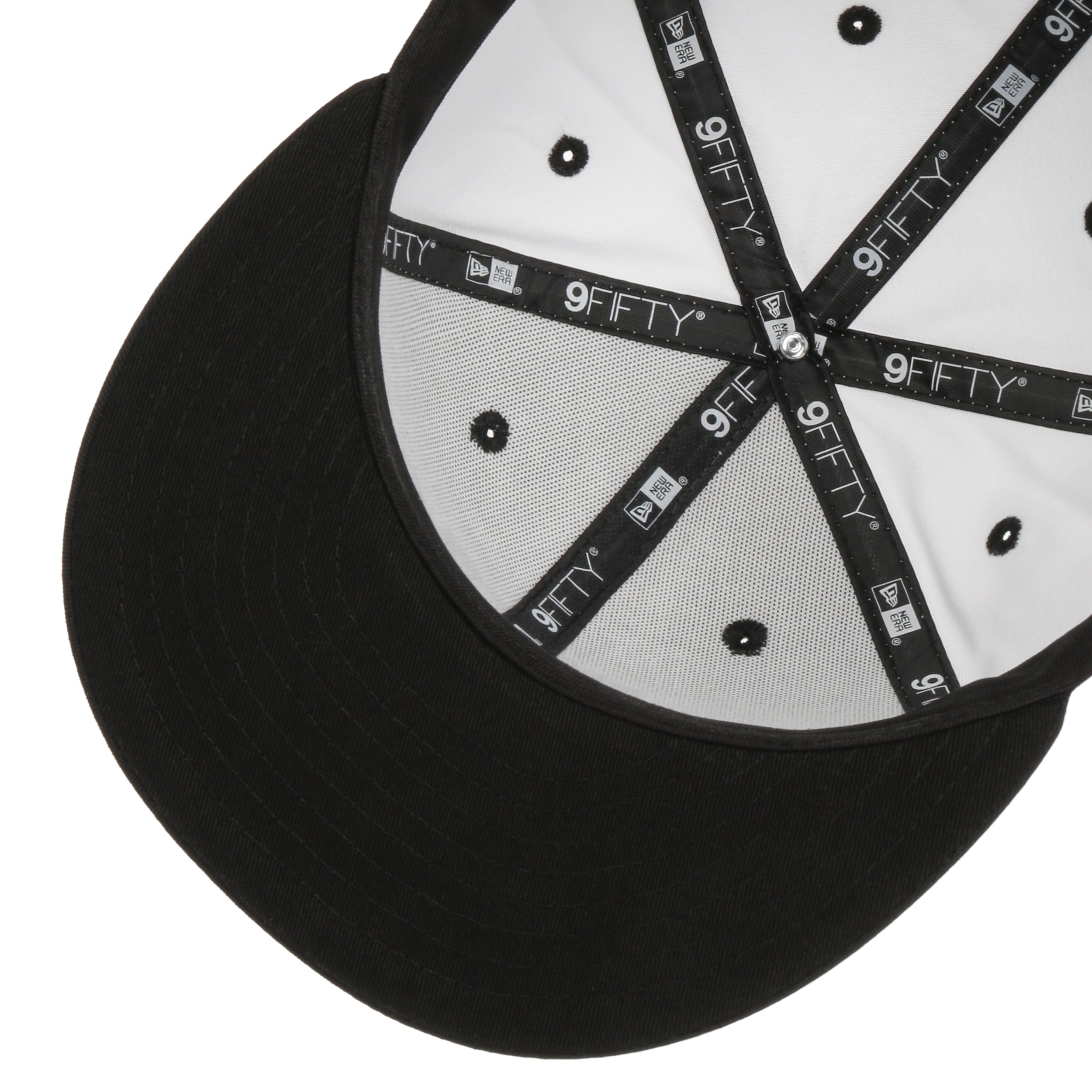 9Fifty White Crown Bulls Cap by New Era - 42,95