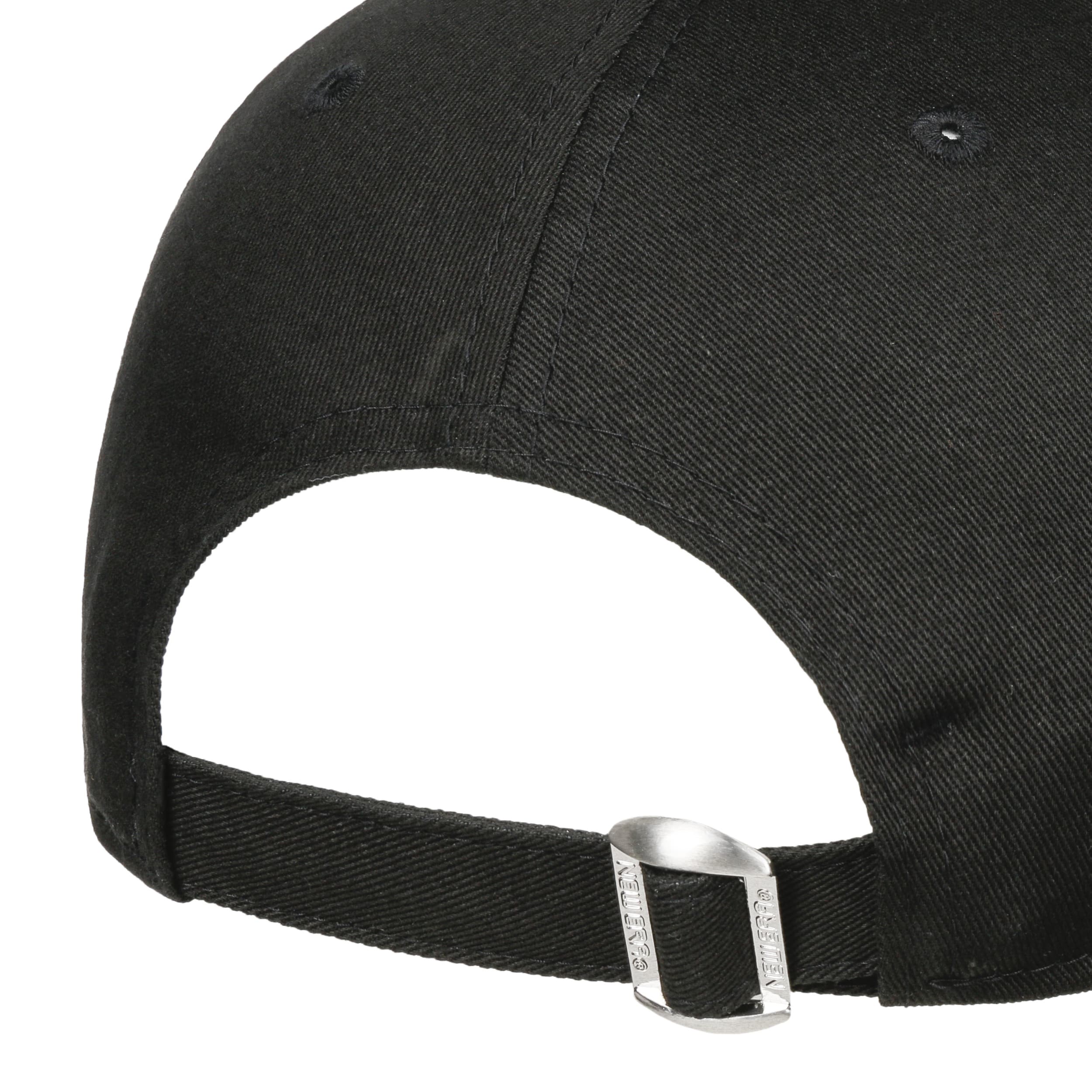 9Forty Bugs Bunny Character Cap by New Era - 29,95