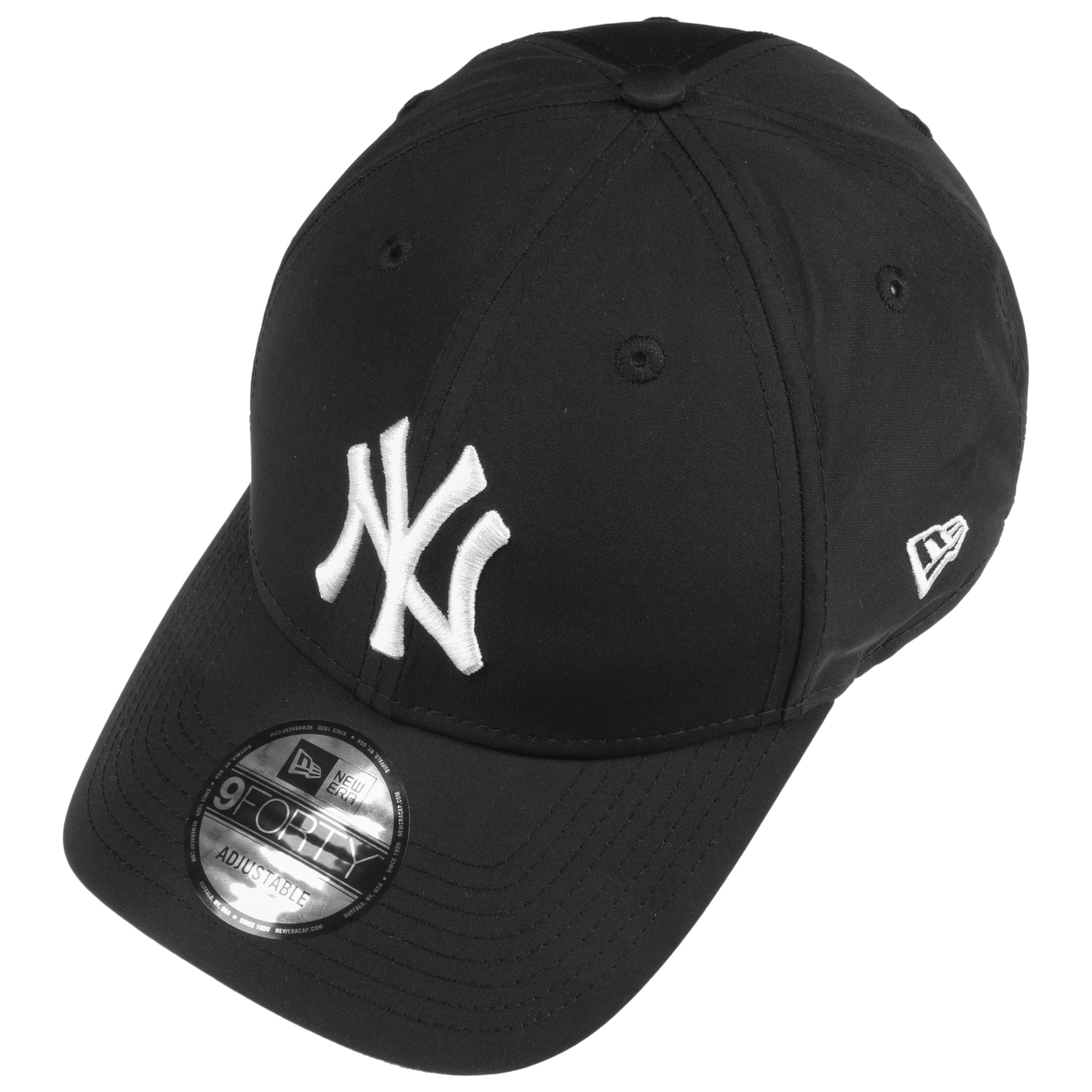 9Forty Contrast Strap Yankees Cap by New Era - 32,95