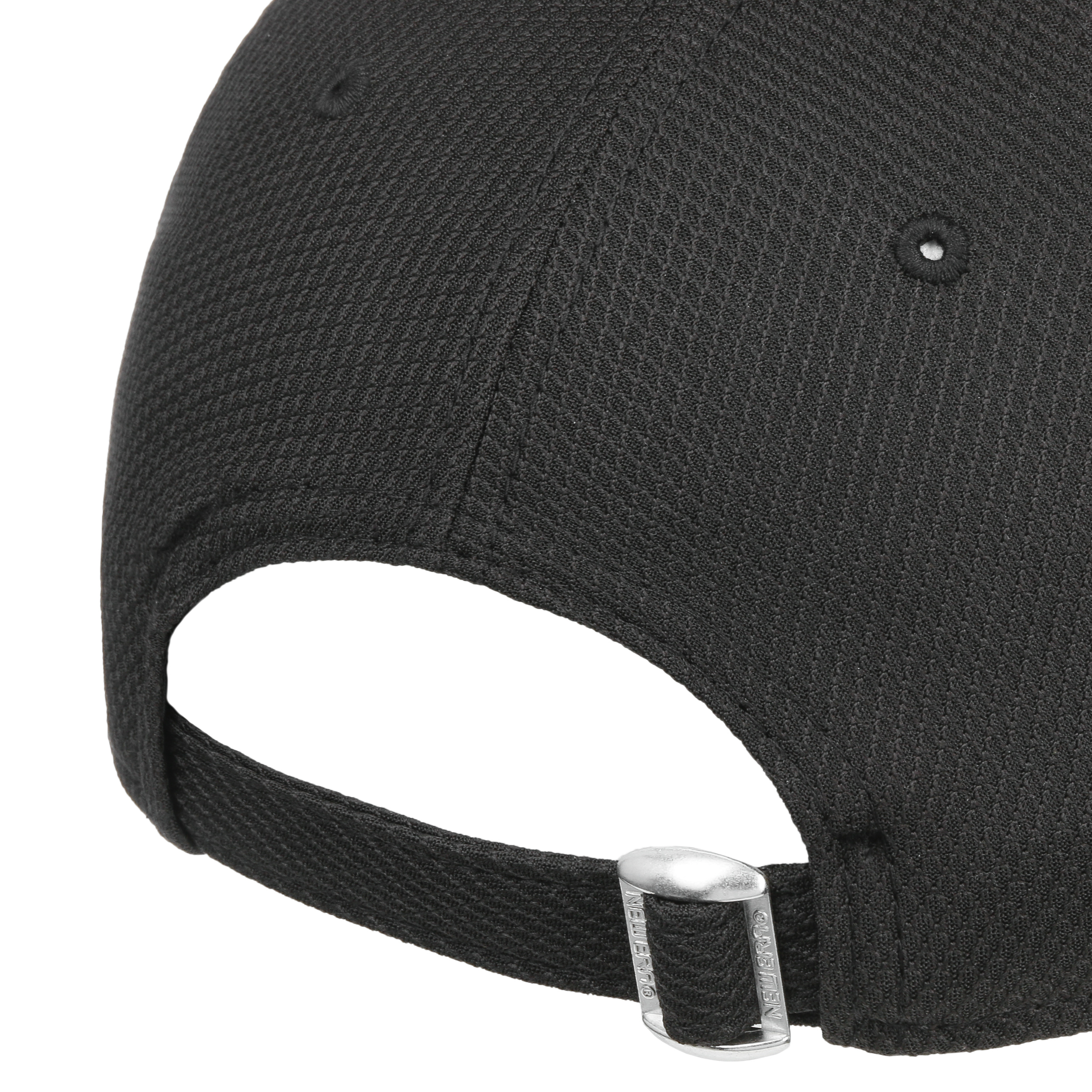 9Forty Diamond Era Alt Braves Cap by New Era - 27,95