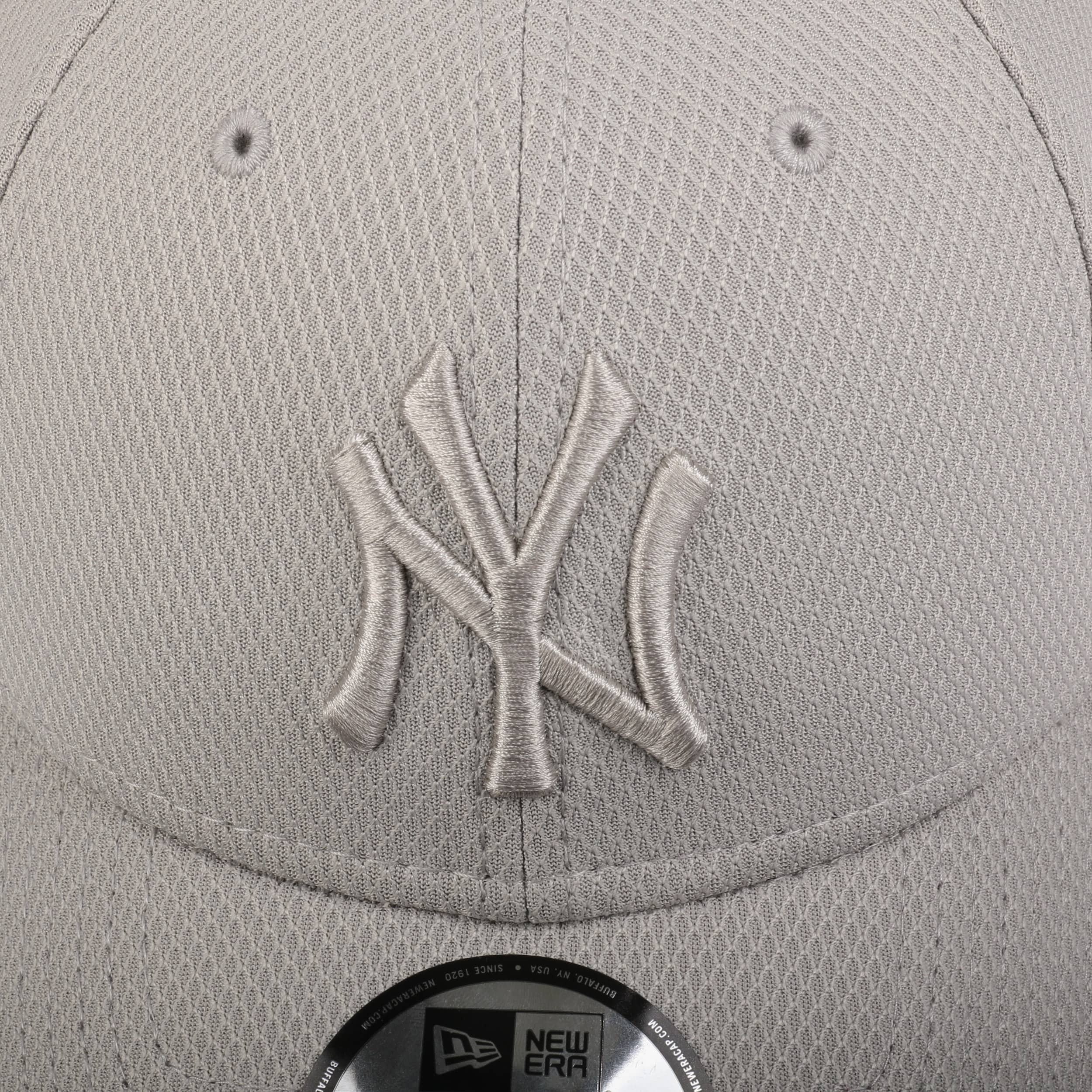 9Forty Diamond MLB Yankees Cap by New Era - 24,95