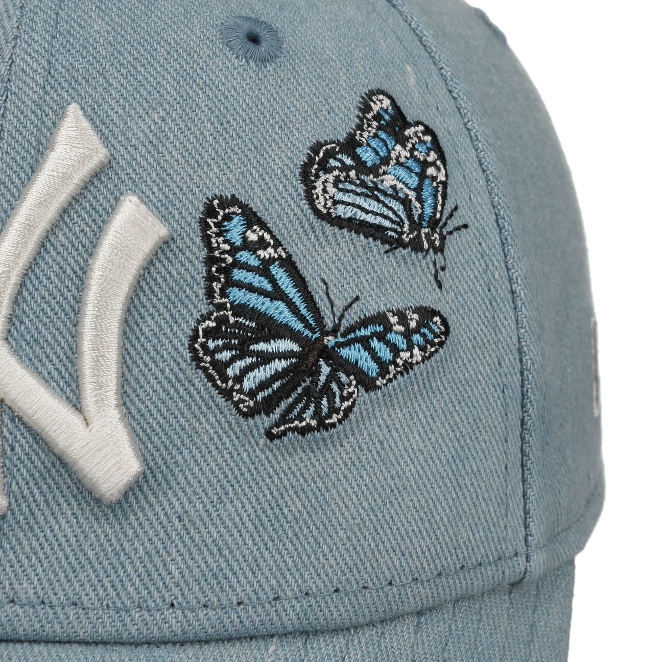 9Forty Female Butterfly Yankees Cap by New Era - 34,95
