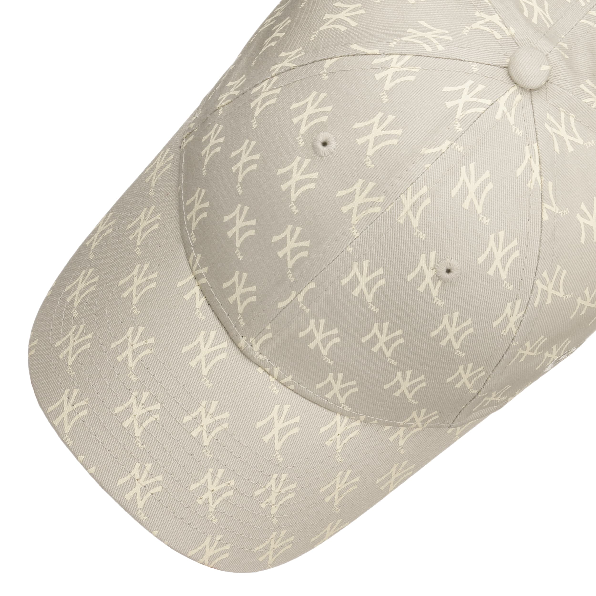 9Forty Female Monogram Yankees Cap by New Era - 29,95