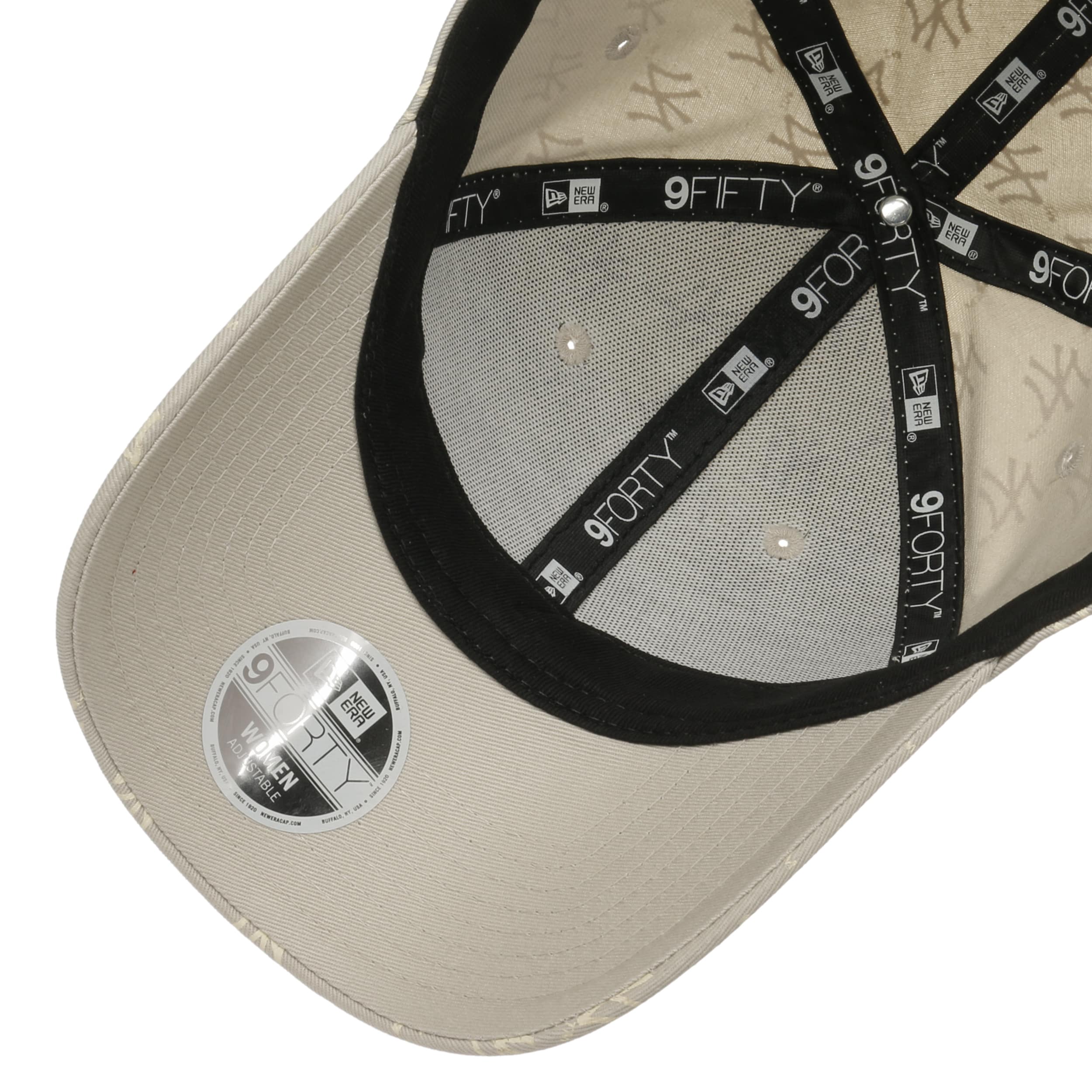 9Forty Female Monogram Yankees Cap by New Era - 29,95