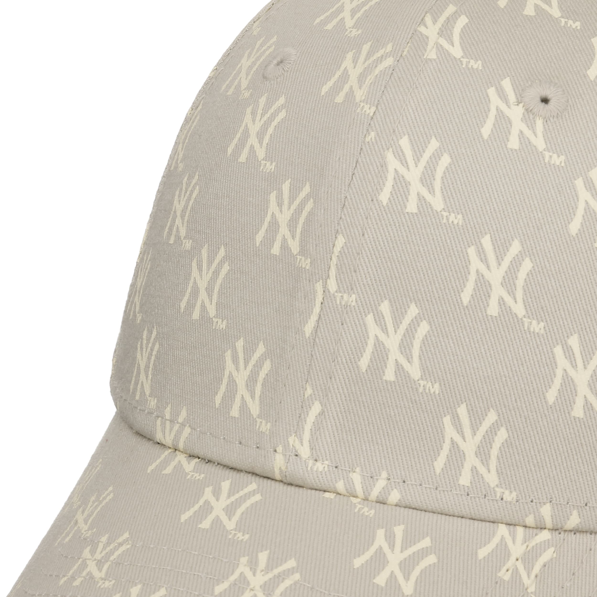 9Forty Female Monogram Yankees Cap by New Era - 29,95