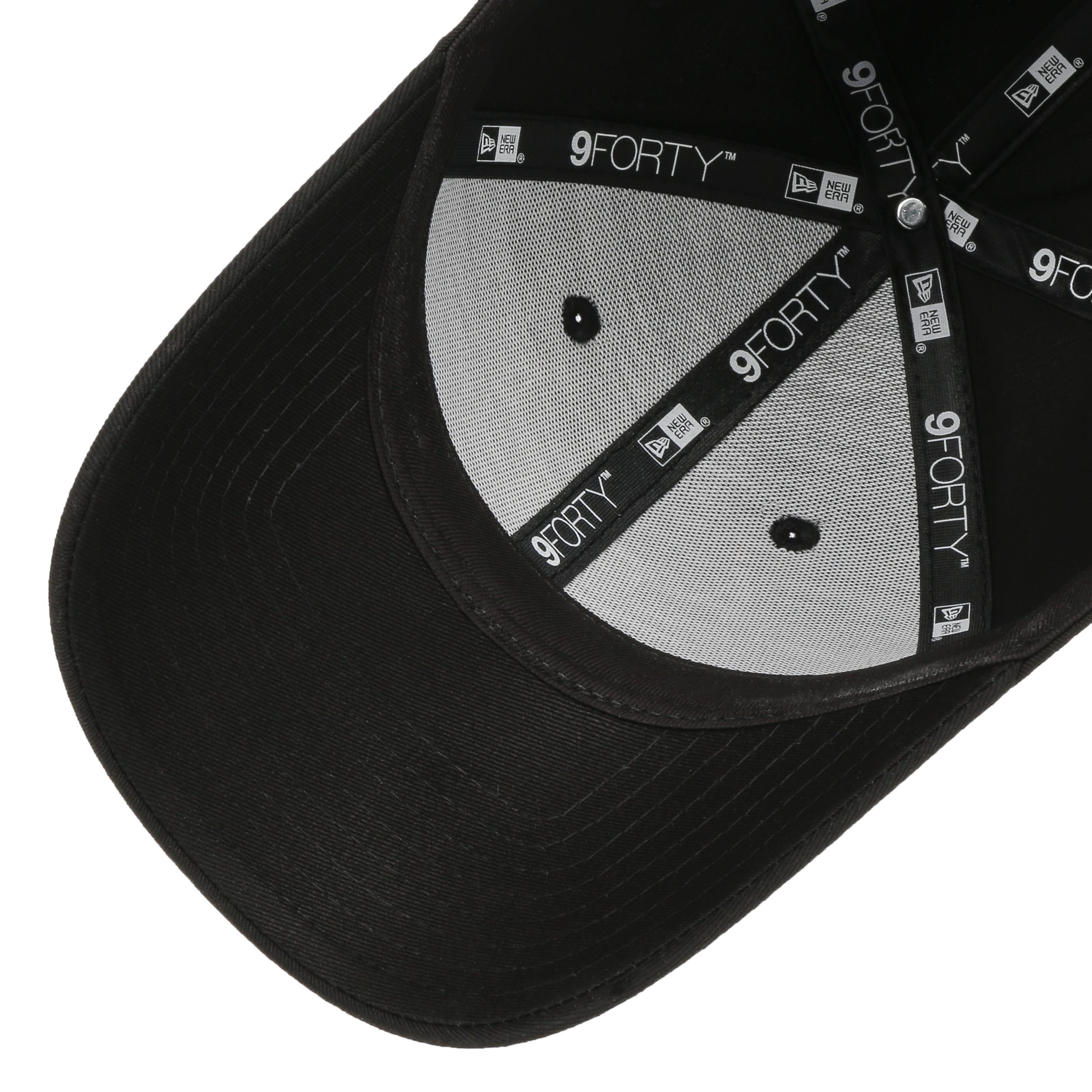 9Forty Metallic Outline Bulls Cap by New Era - 409,00 kr