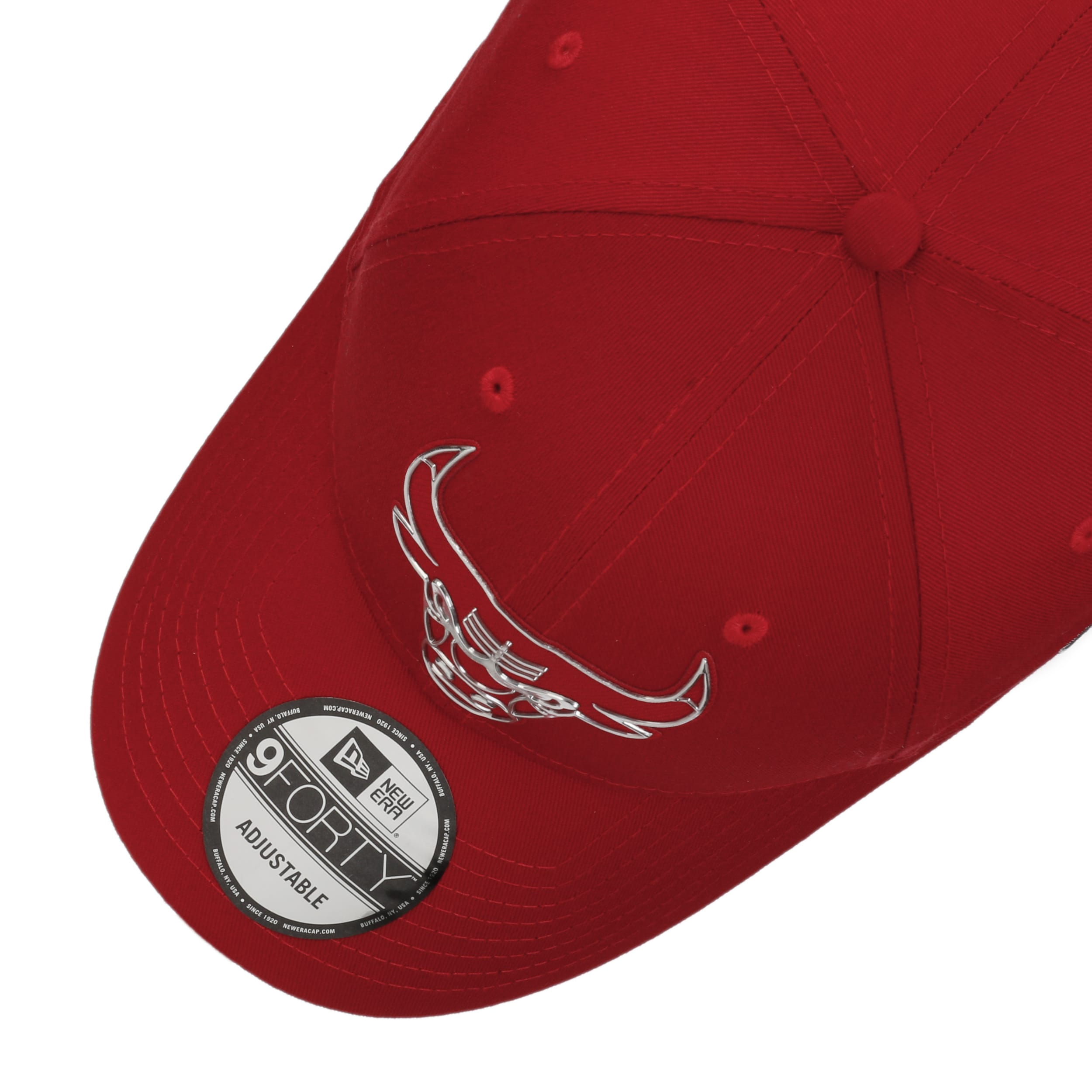 9Forty NBA Foil Logo Bulls Cap by New Era - 29,95
