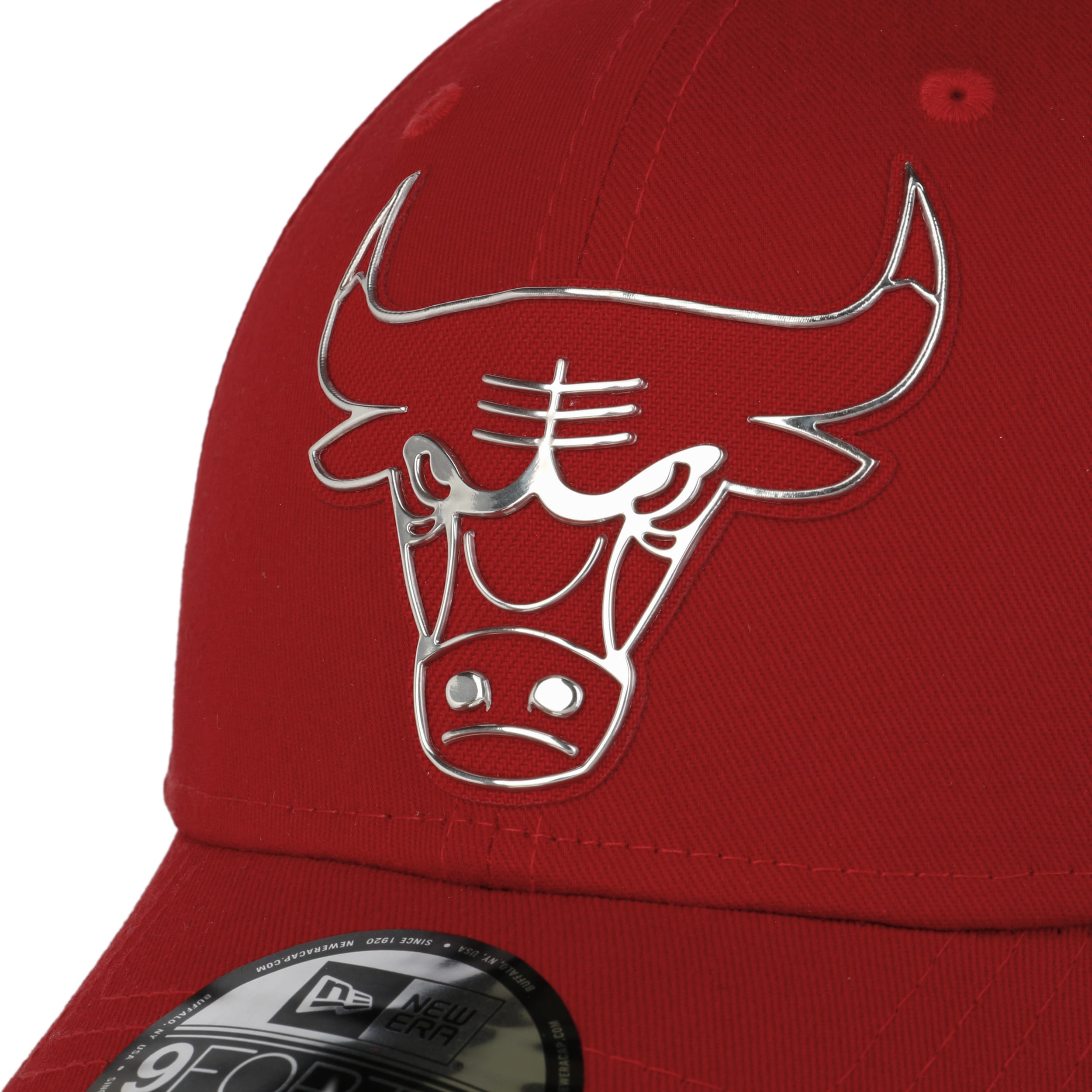 9Forty NBA Foil Logo Bulls Cap by New Era - 29,95