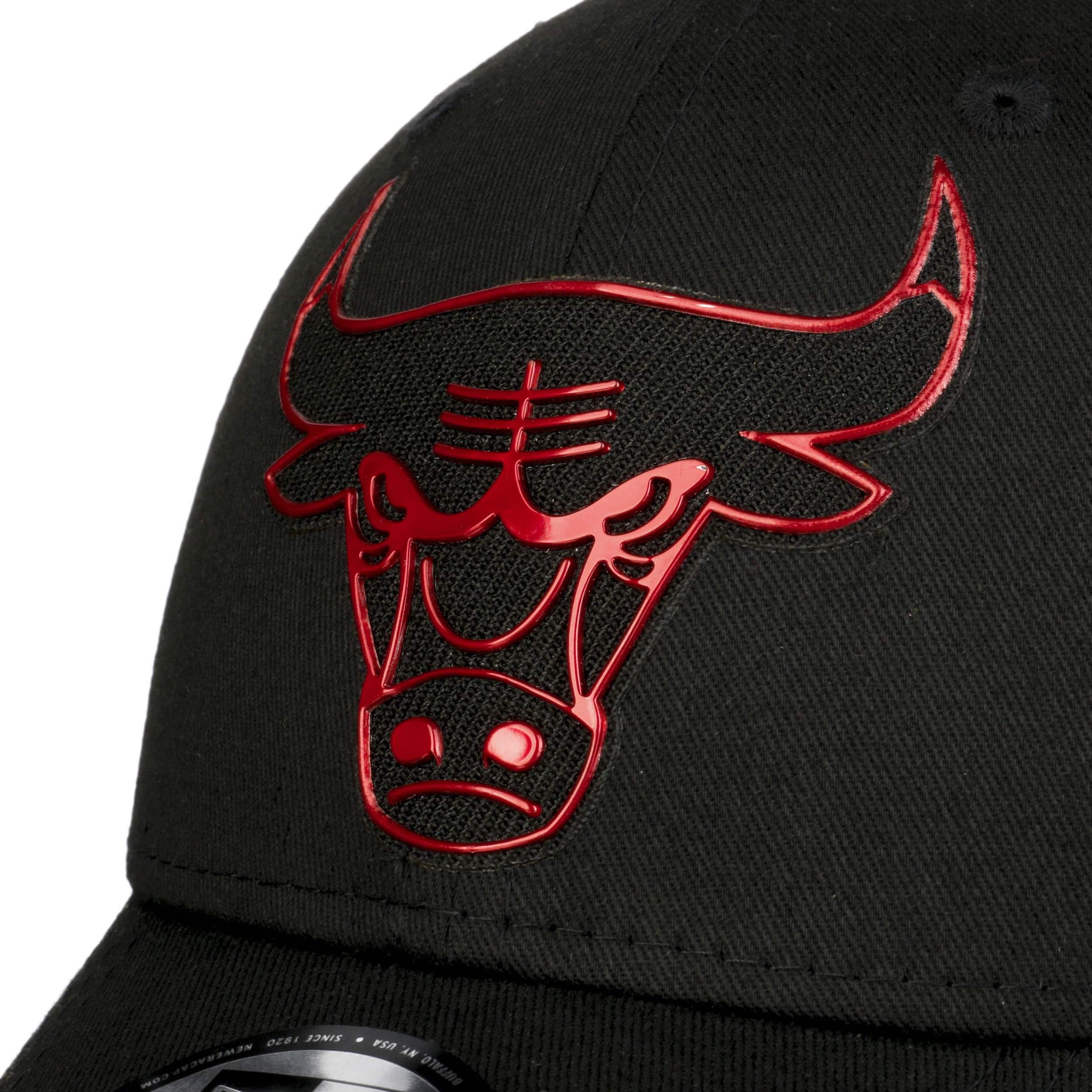 9Forty NBA Foil Logo Bulls Cap by New Era - 29,95