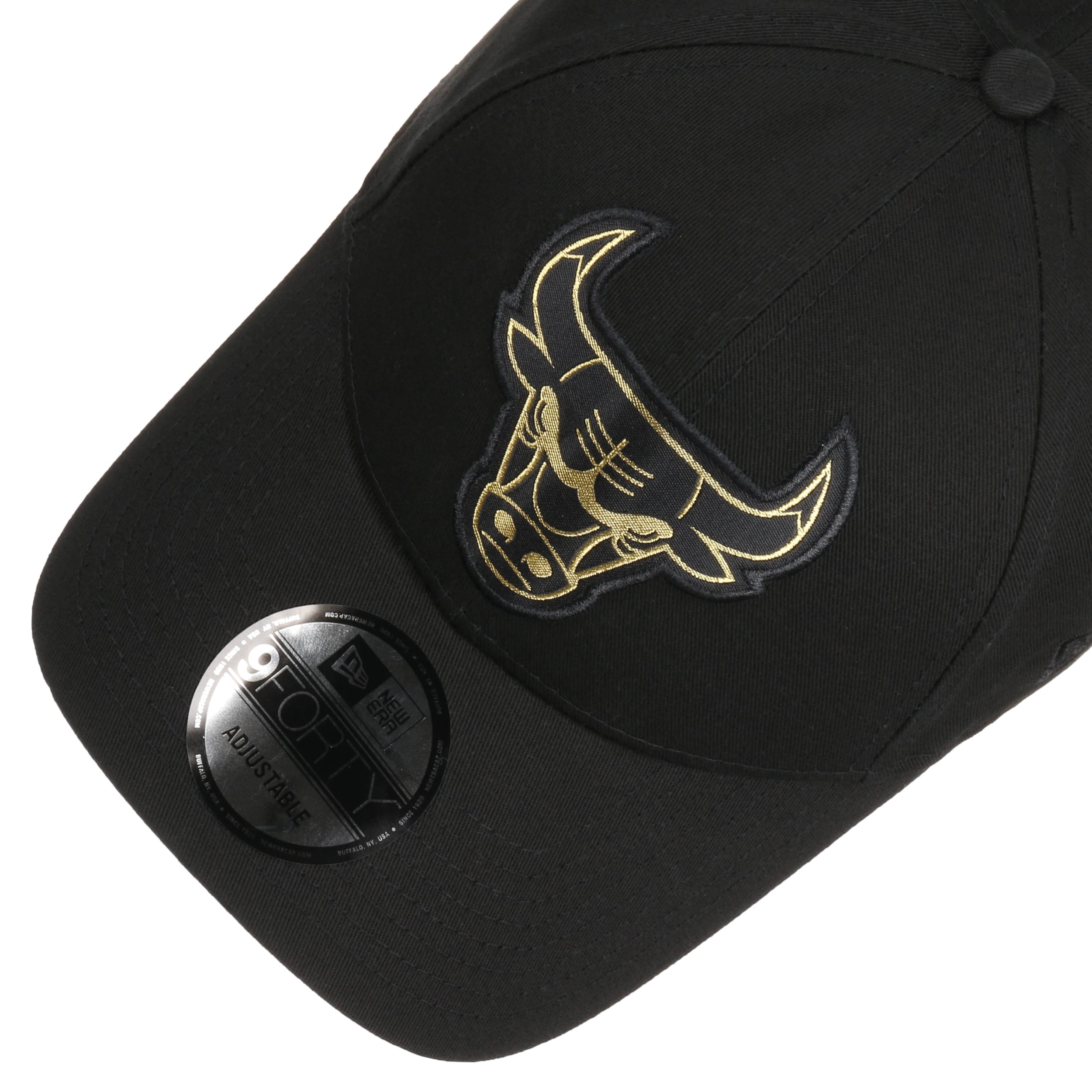 9Forty NBA Metallic Bulls Cap by New Era - 32,95