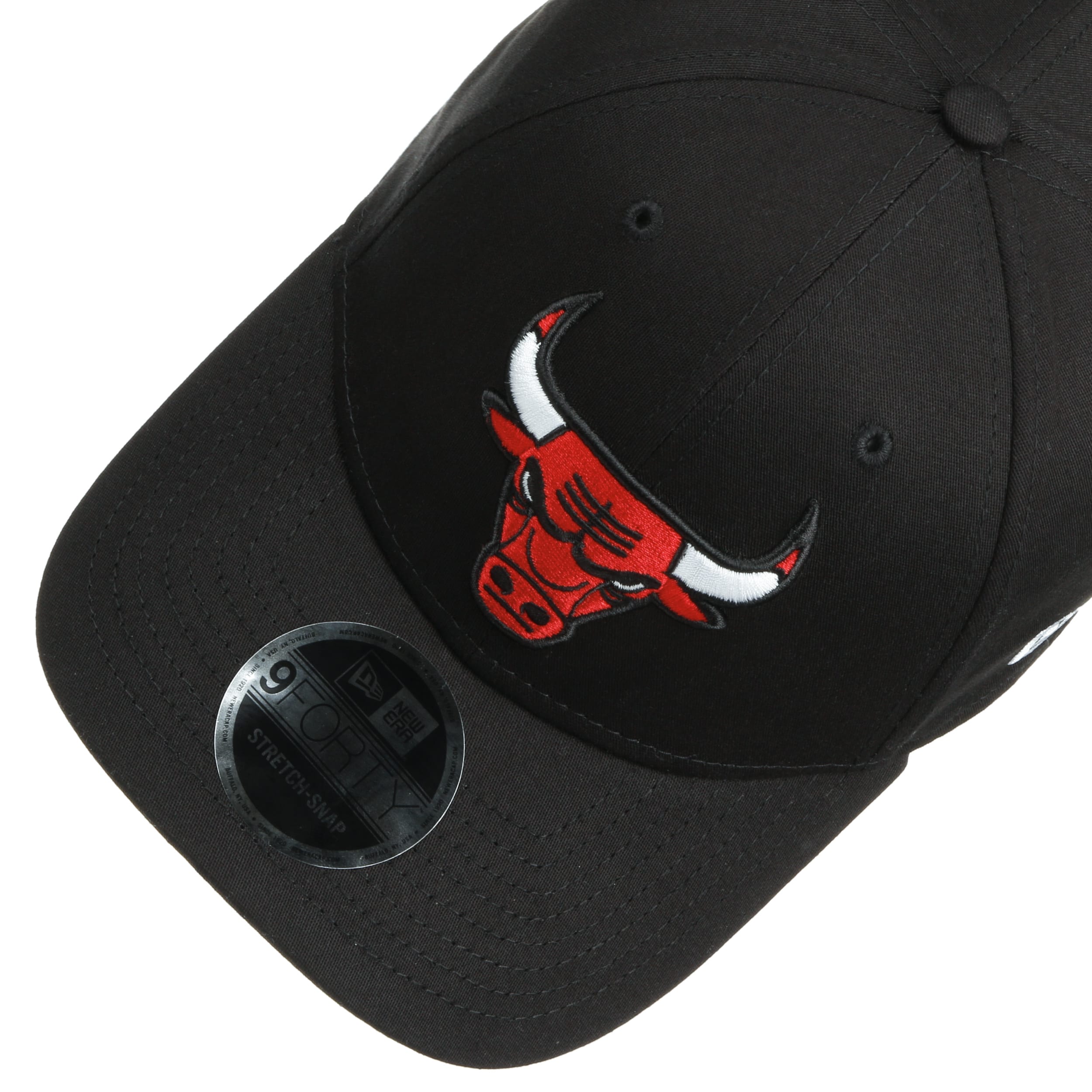 9Forty Stretch Snap Bulls Cap by New Era - 34,95