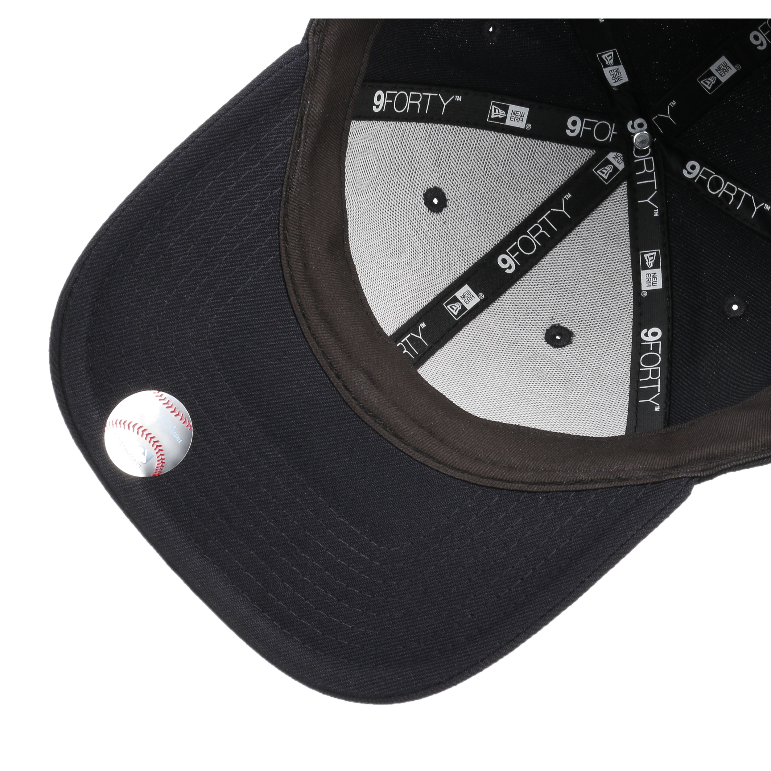 9Forty Team Contrast Red Sox Cap by New Era - 24,95