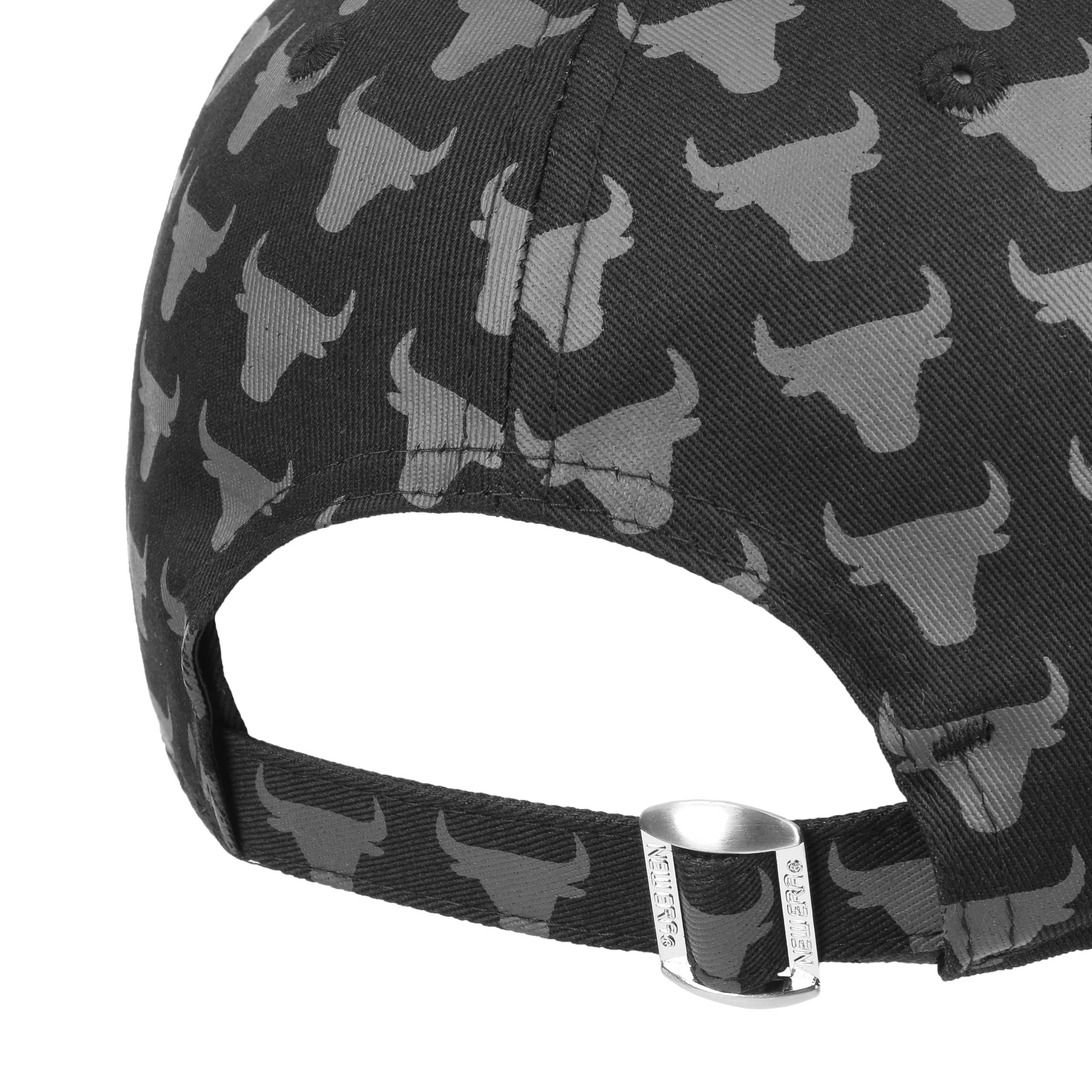 9Forty Team Monogram Bulls Cap by New Era - 34,95