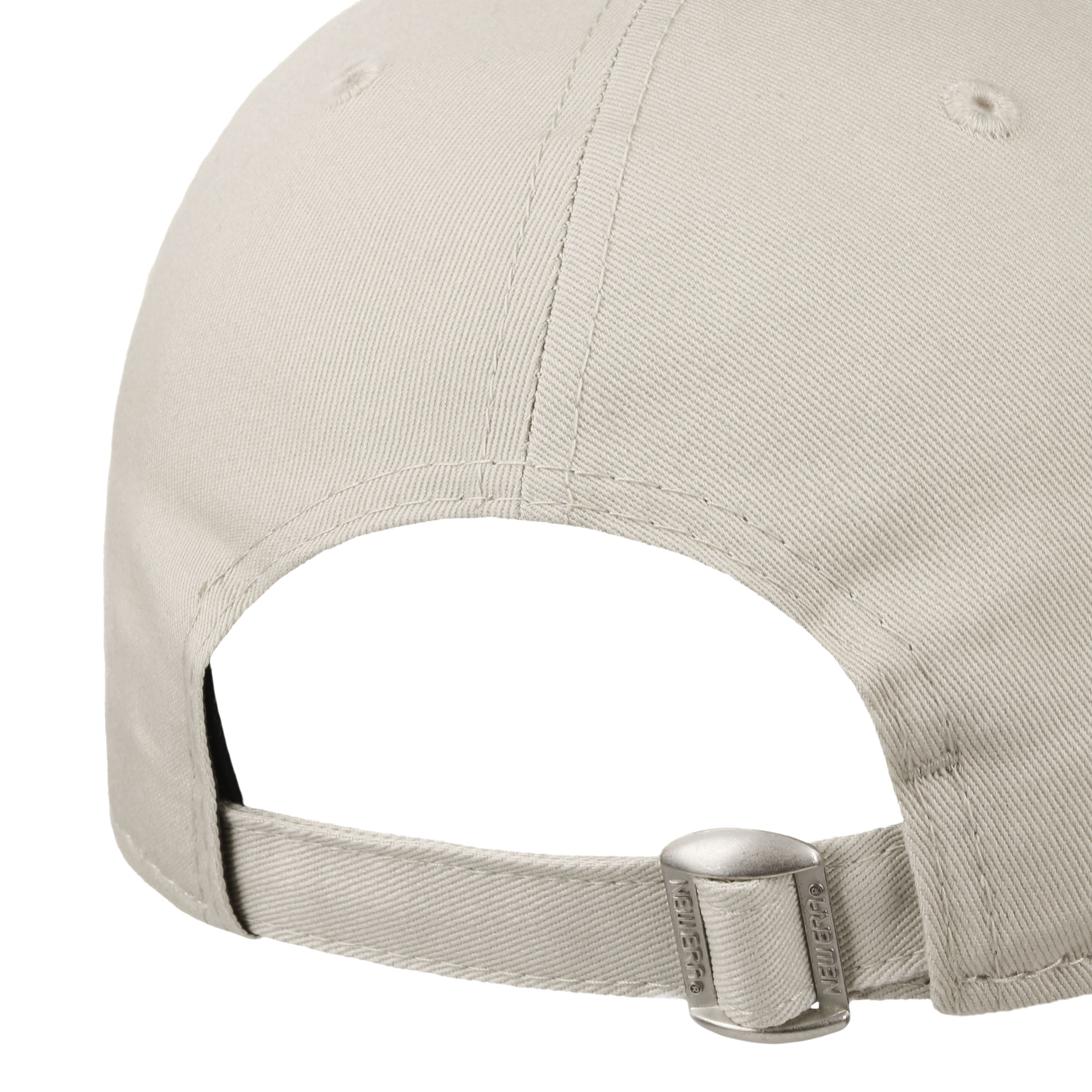 9Forty Team Outline Bulls Cap by New Era - 29,95