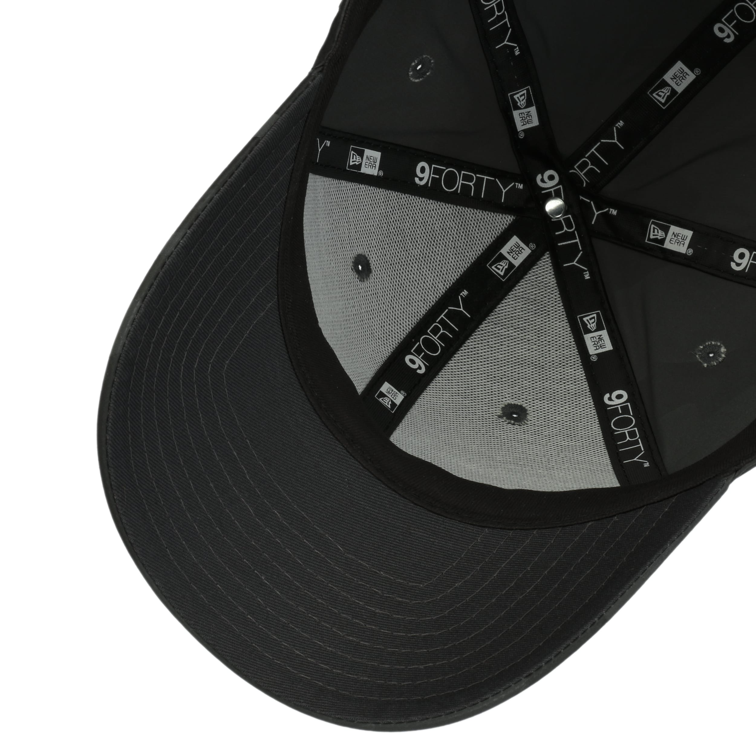 9Forty Tonal Camo Yankees Cap by New Era - 29,95