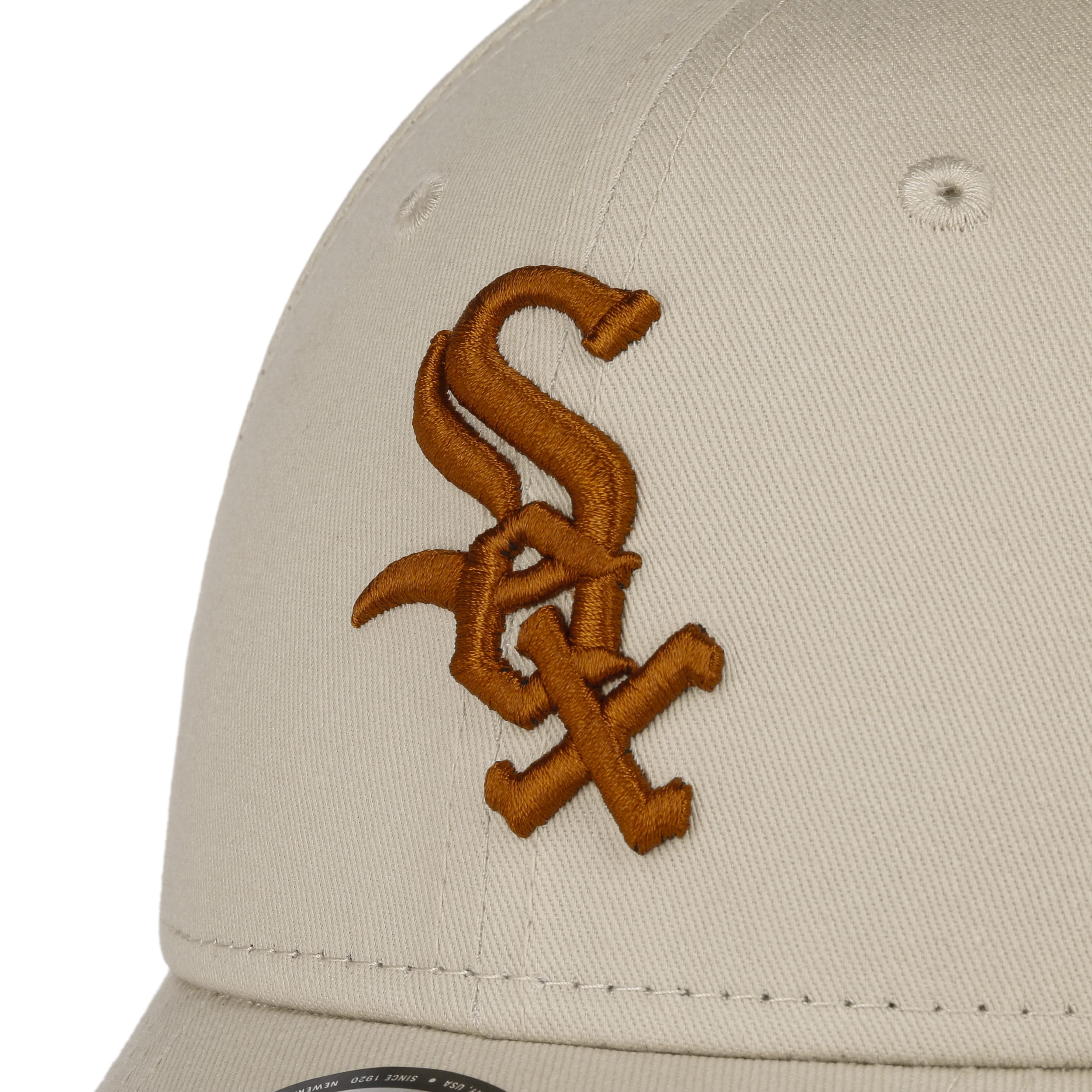 9Forty Twotone White Sox Cap by New Era - 27,95