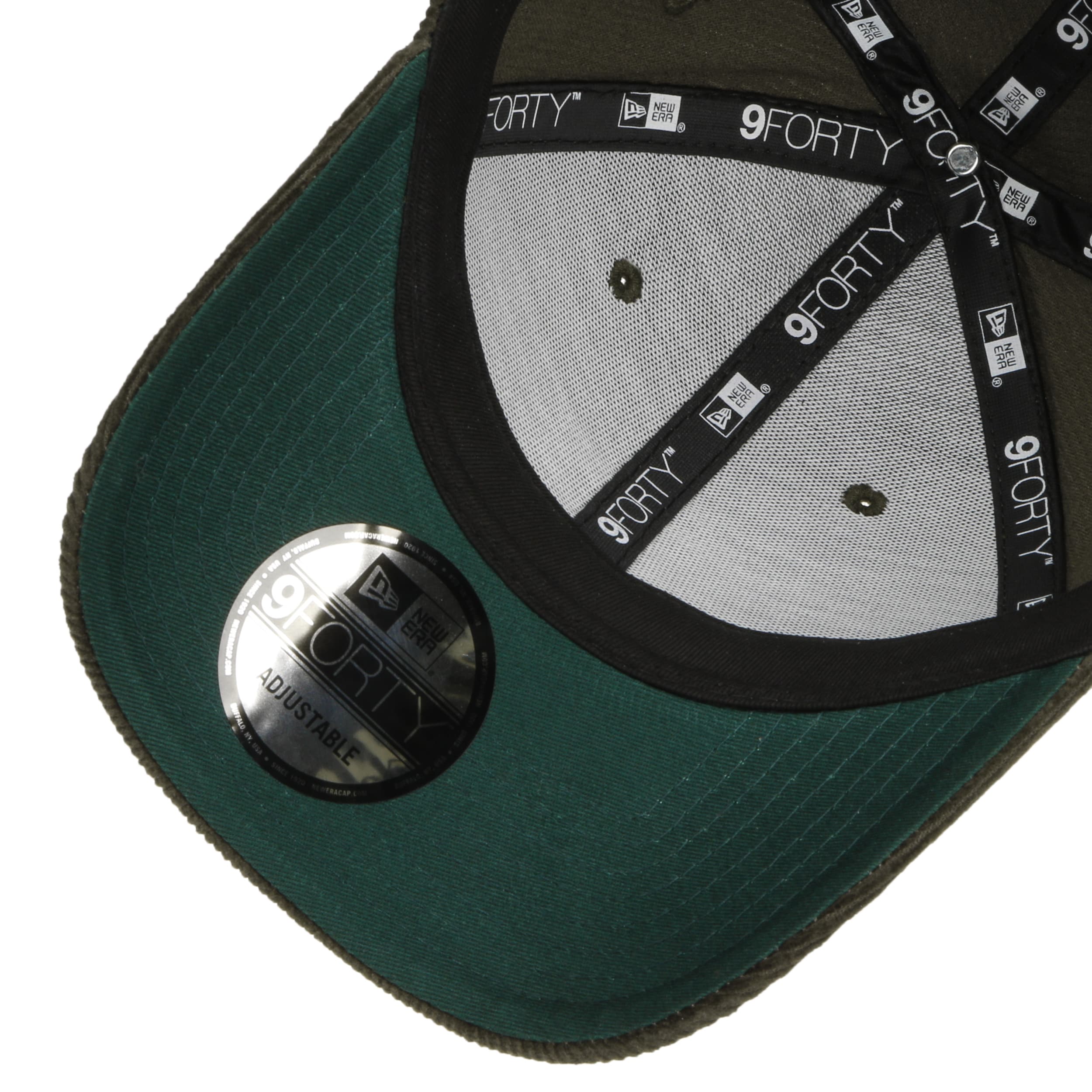 9Forty Uni Cord Athletics Cap by New Era - 35,95