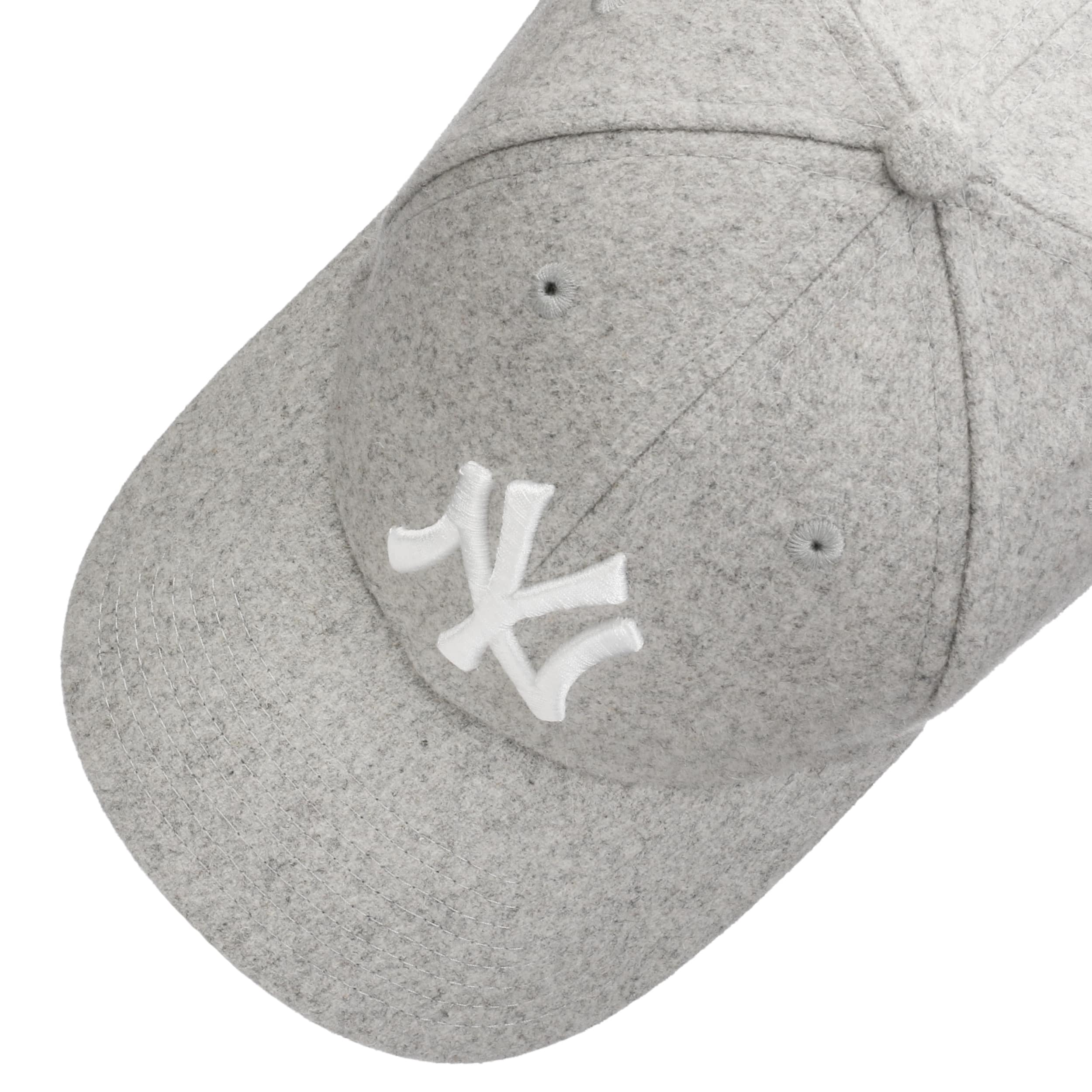 9Forty WMNS Wool Yankees Cap by New Era - 35,95