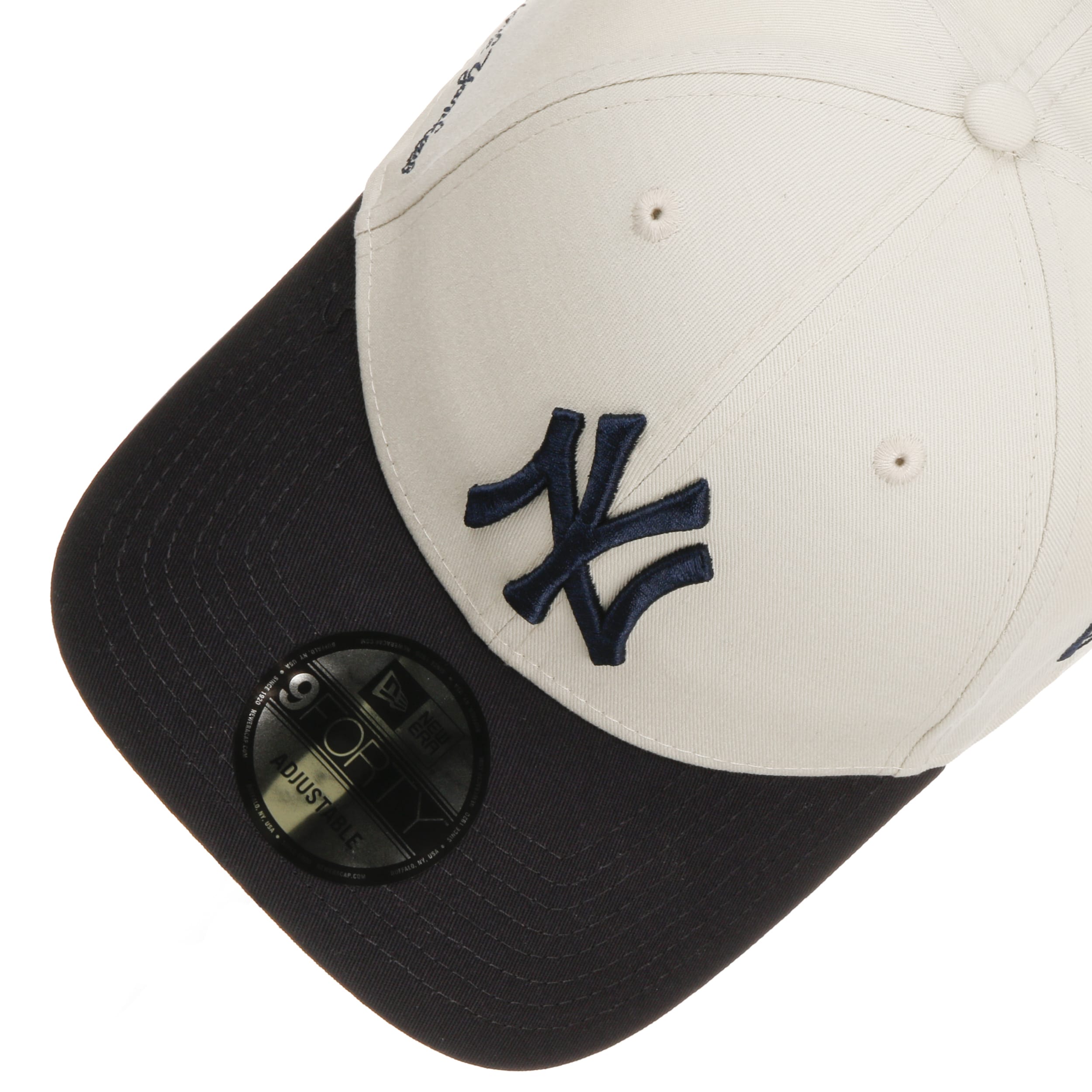 9Forty Yankees Side Script Cap by New Era - 32,95