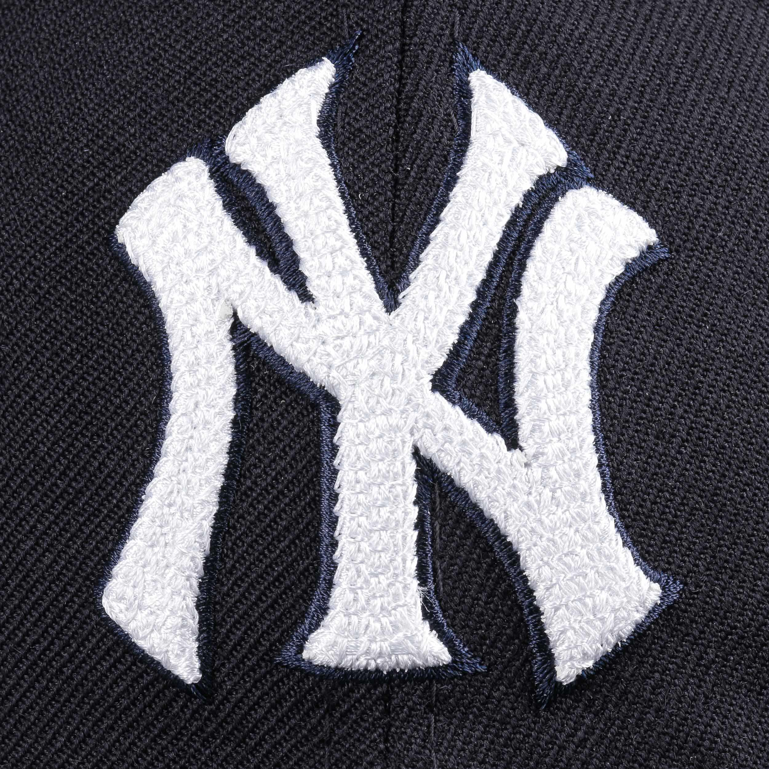 9Twenty Post Grad Yankees Cap by New Era - 27,95