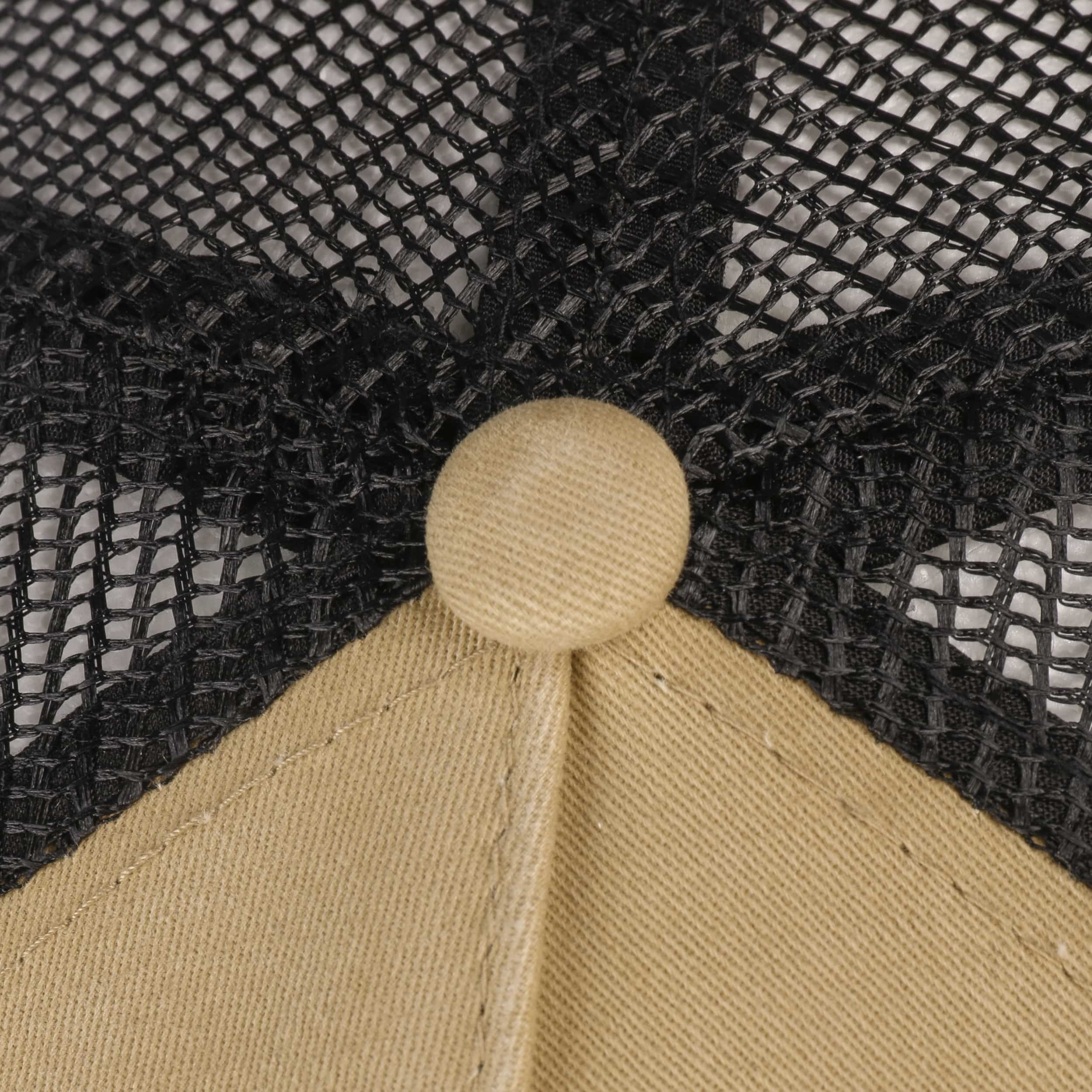 A-Frame Outdoors Trucker Cap by New Era - 19,95