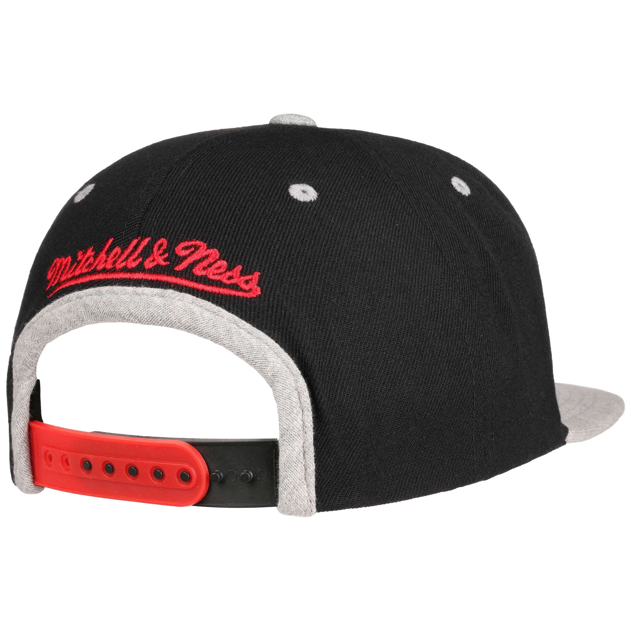Arch-Bound Bulls Cap by Mitchell & Ness - CHF 38.95