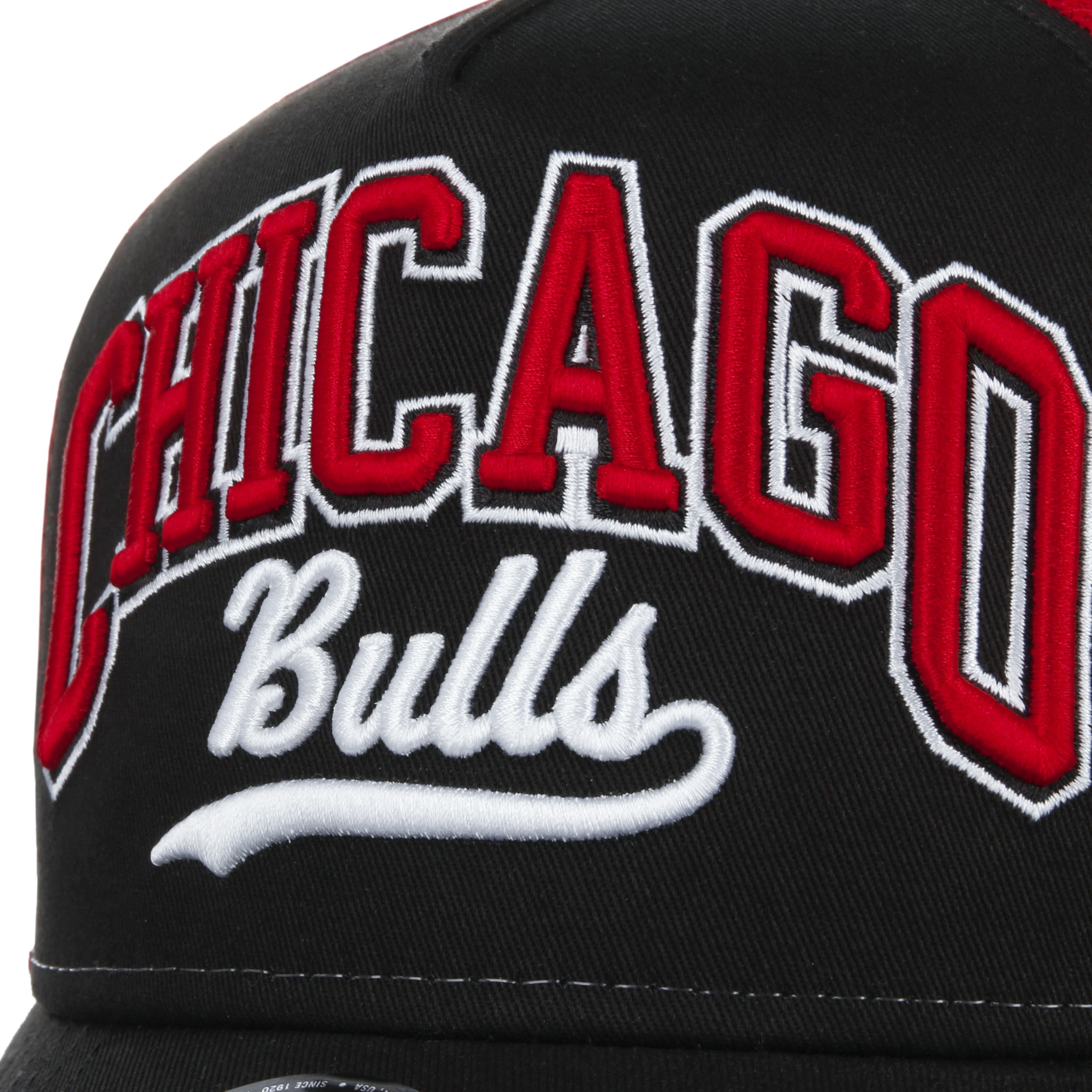 Bulls Script Trucker Cap by New Era - 35,95