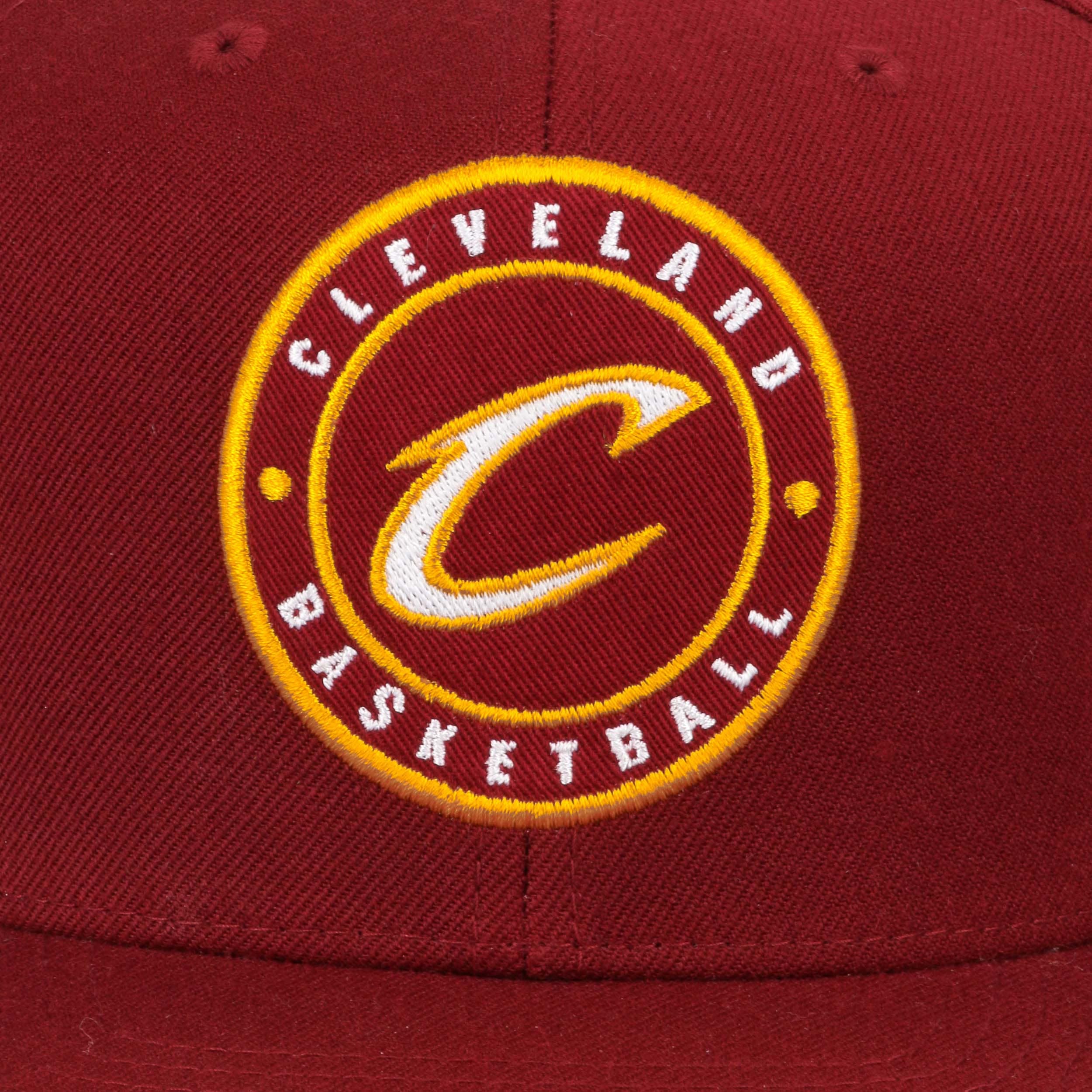 Circle Patch Cavs Cap by Mitchell & Ness - CHF 35.95