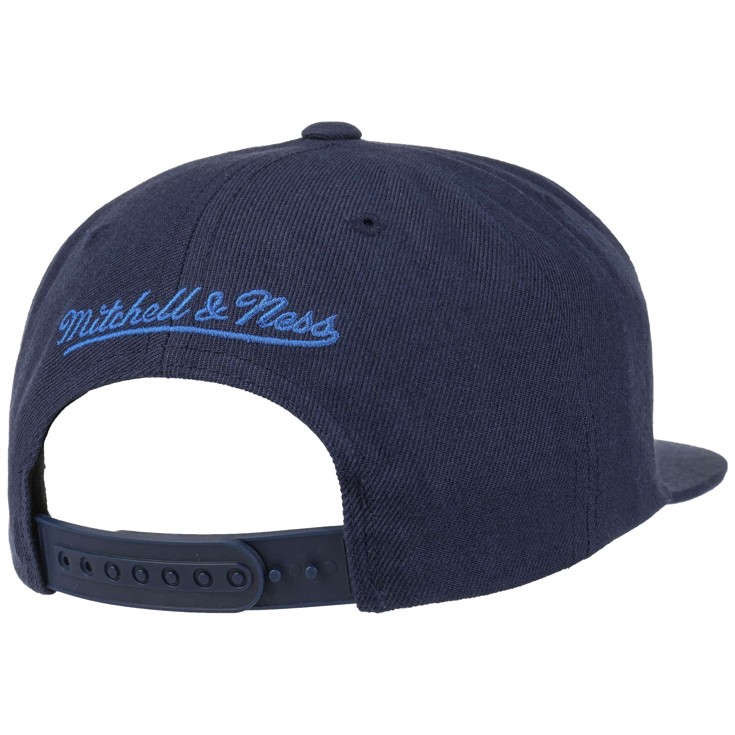 Circle Patch OKC Cap by Mitchell & Ness - 32,95