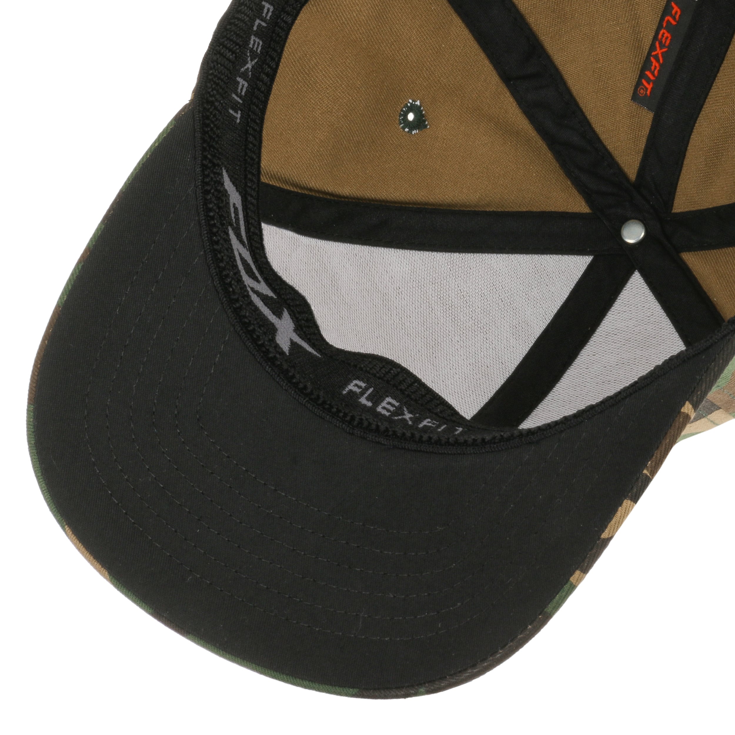 Classic Camouflage Flexfit Cap by FOX - 27,95