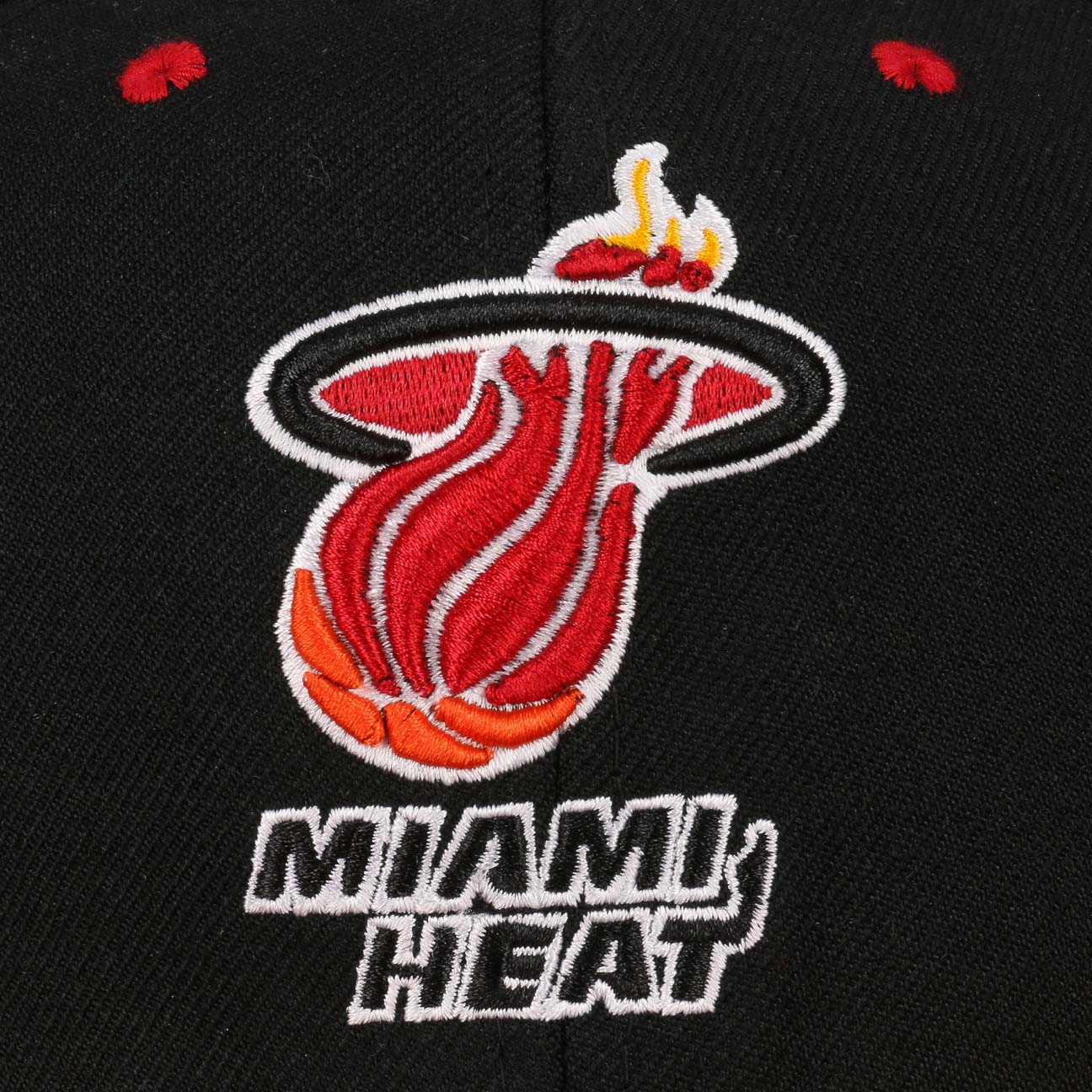 Fitted Miami Heat Cap by Mitchell & Ness - 19,95