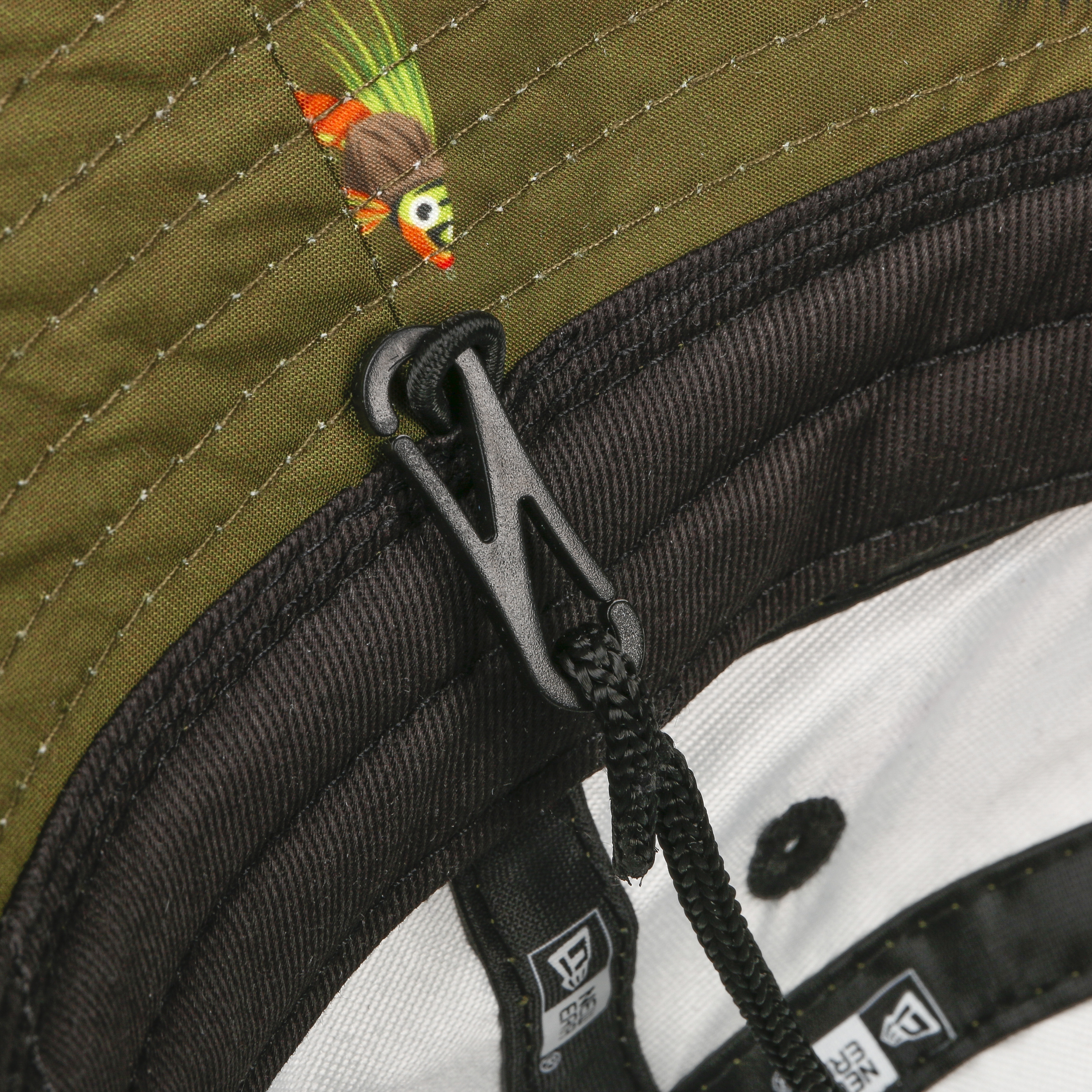 Fly Fishing Bucket Hut by New Era - 29,95