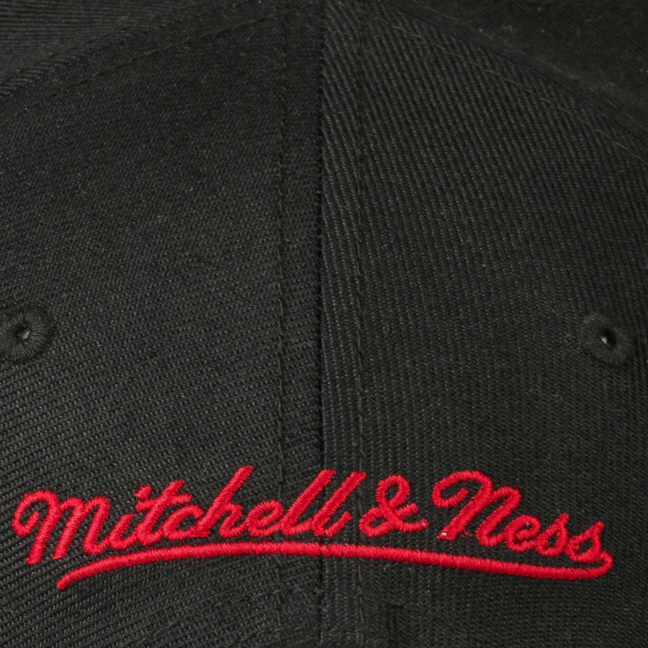 Grass HWC Bulls Cap by Mitchell & Ness - 24,95