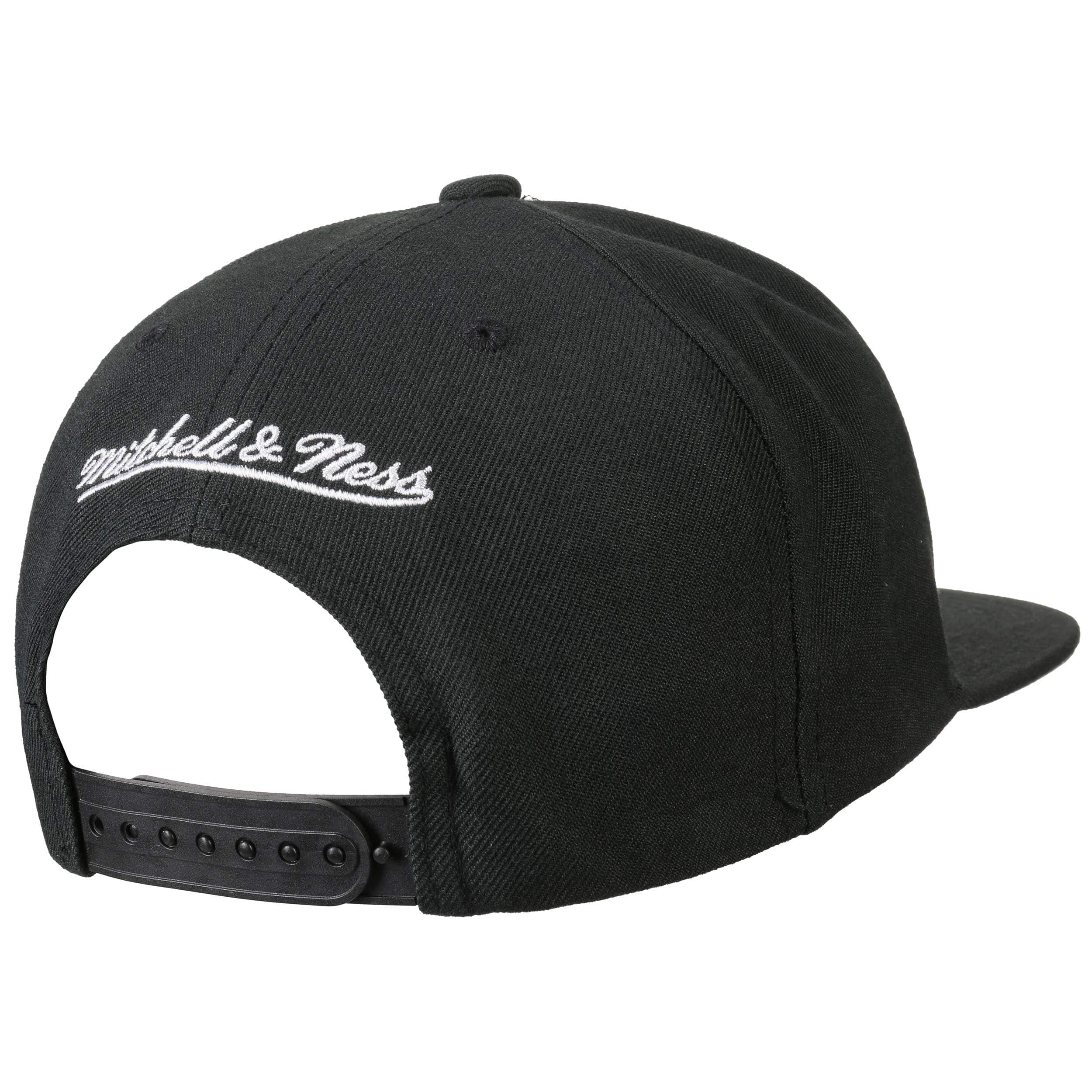 HWC NBA Bulls Cap by Mitchell & Ness - 34,95