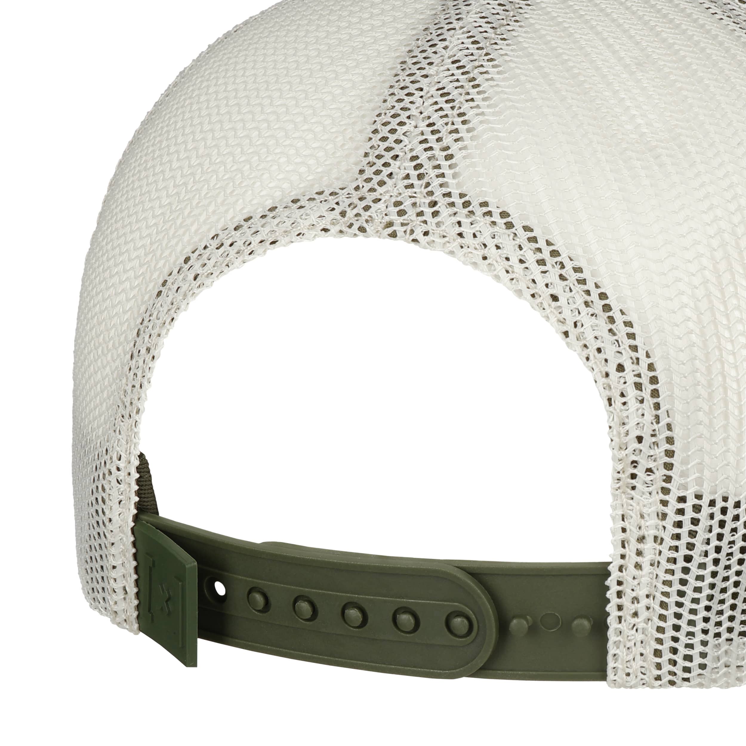 Looney Tunes Bunny Trucker Cap by Capslab - 34,95