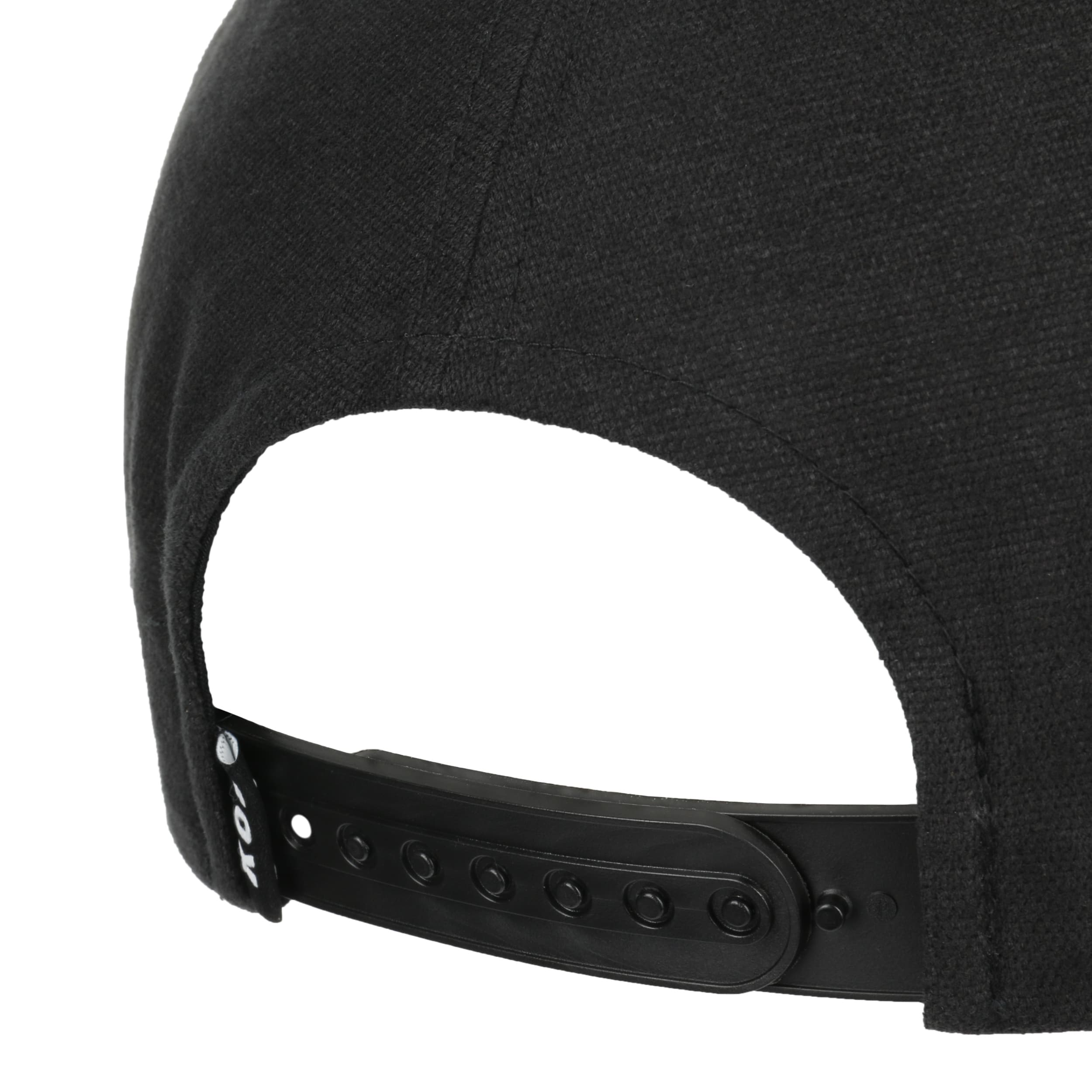 Magnetic Snapback Cap by FOX - 34,95