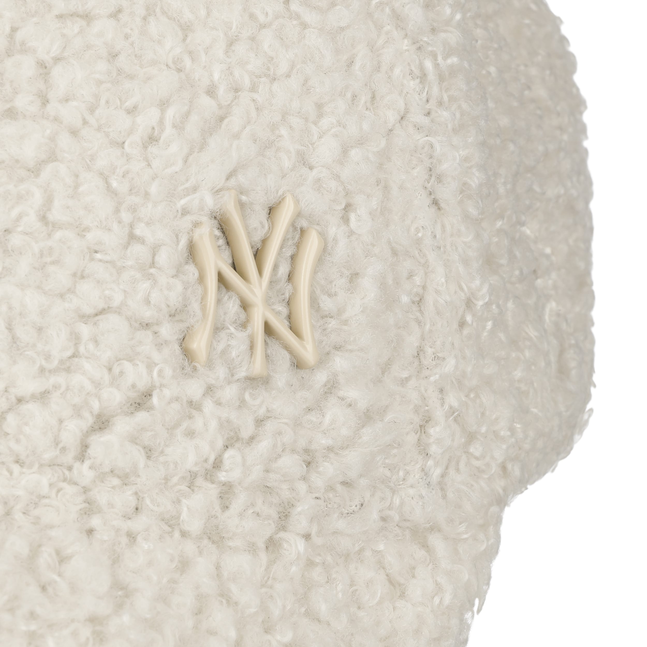 NY Teddy Fur Cap by New Era - 39,95