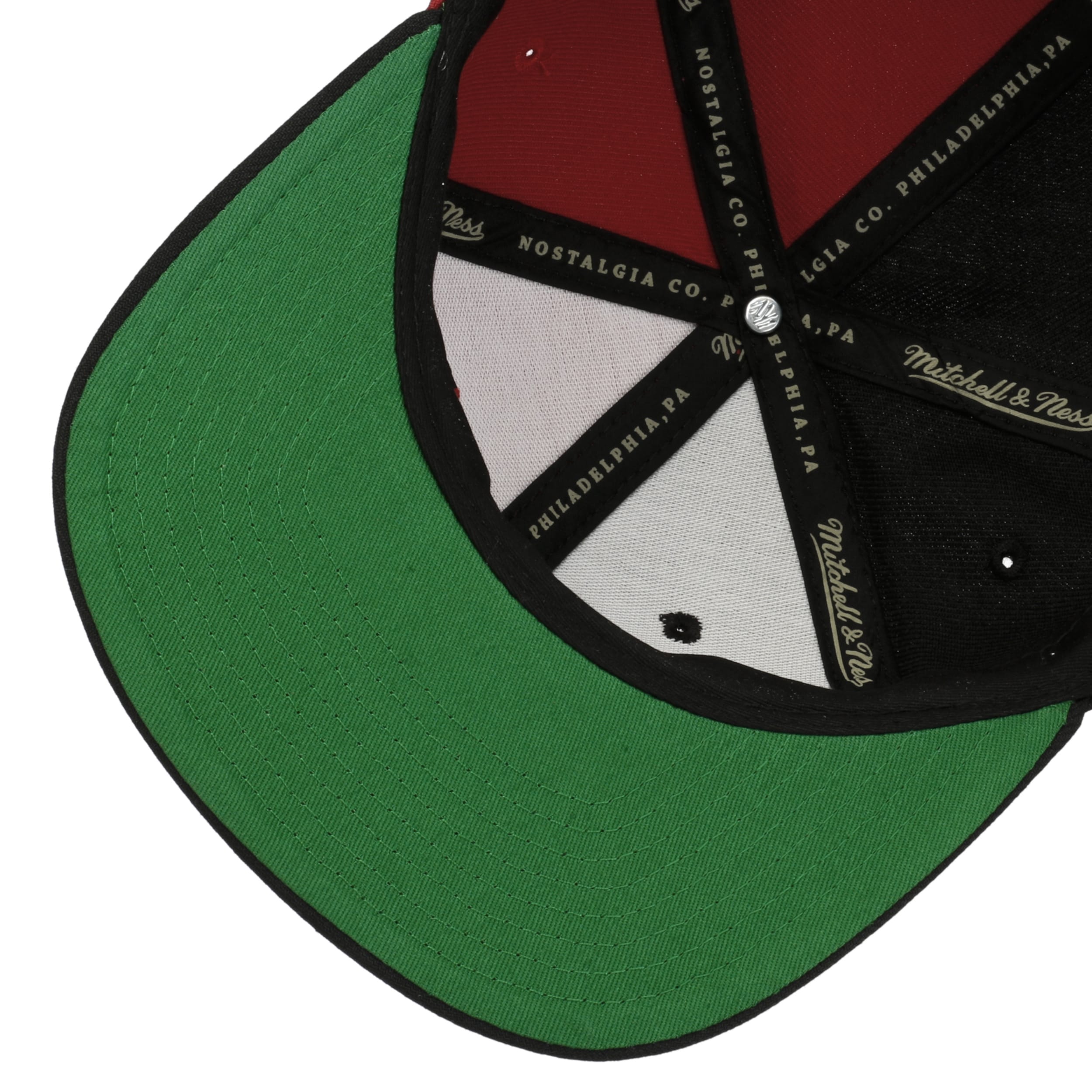 Split Crown Bulls Cap by Mitchell & Ness - CHF 44.95