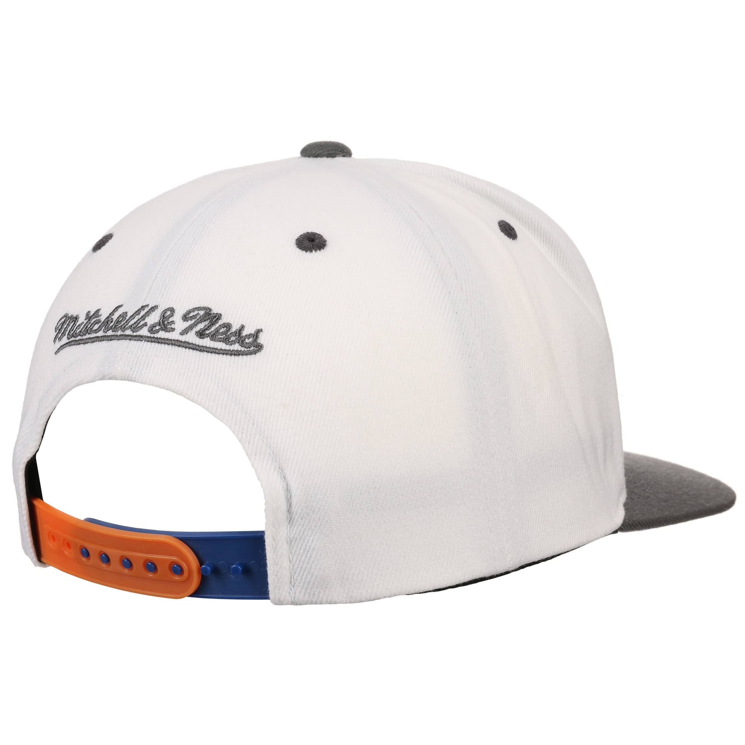 Weekend Flat Sticker Cap by Mitchell & Ness - 29,95